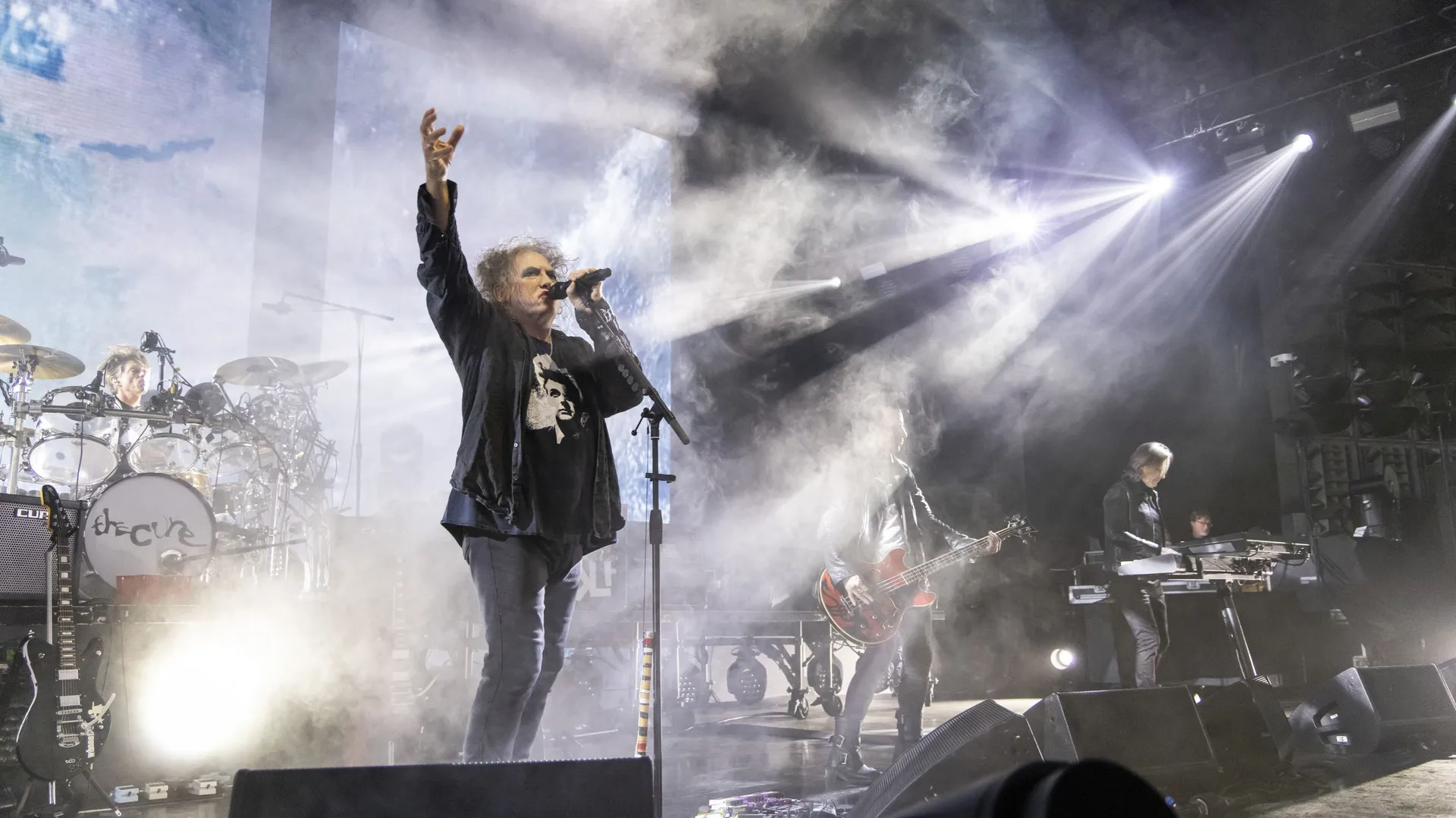 The Cure dévoile le nouveau titre 'Another Happy Birthday' en tournée ...