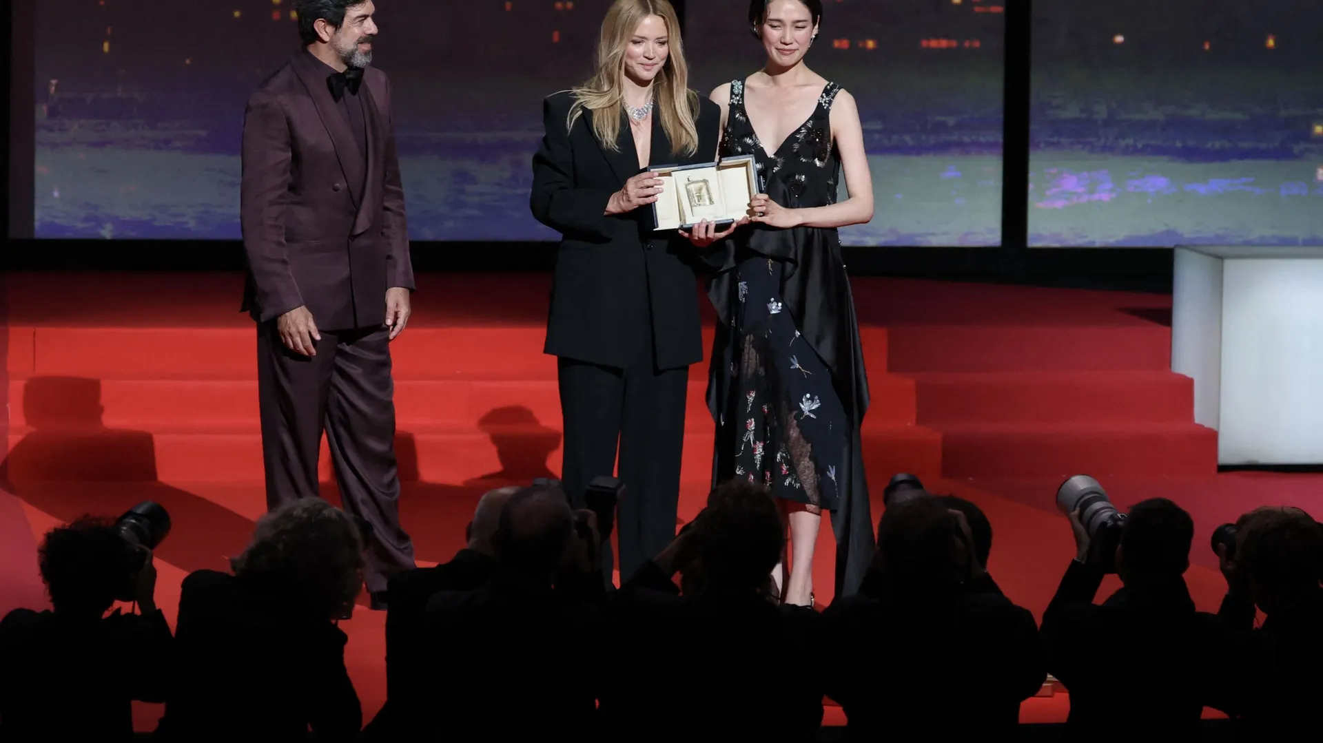 Palmarès du Festival de Cannes : Virginie Efira remporte le prix d ...