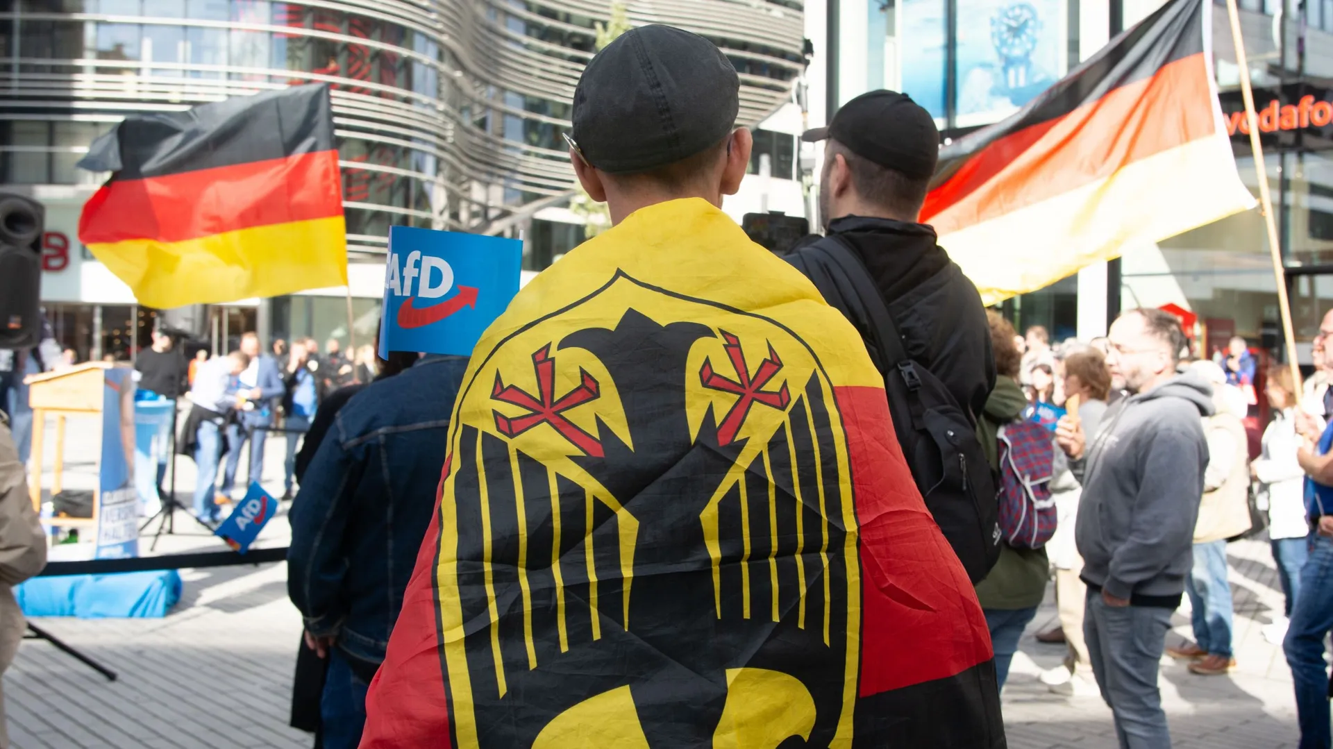 Percée de l’AfD dans l’ouest de l’Allemagne : l'interdiction de ce parti d'extrême droite, une ...