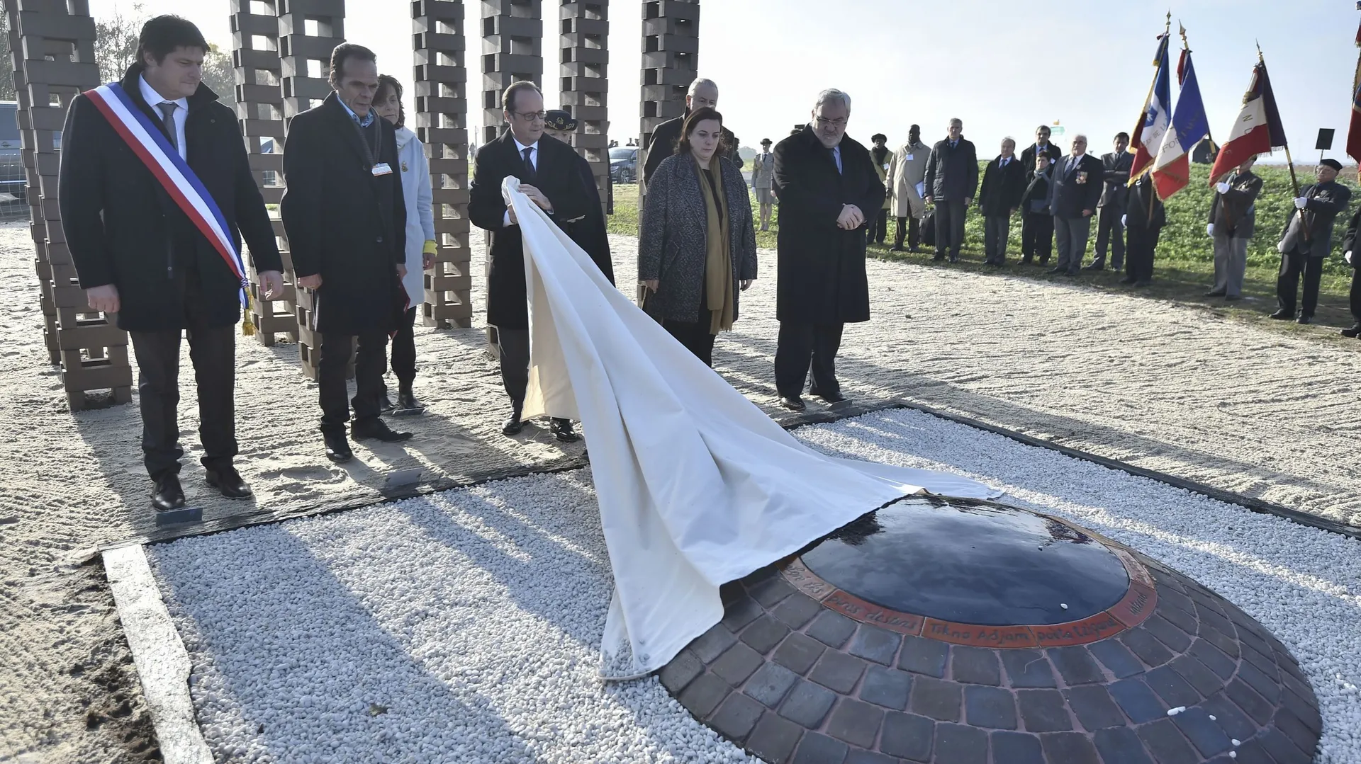 Il y a 80 ans, 3000 Roms étaient assassinés par les Nazis à Auschwitz ...