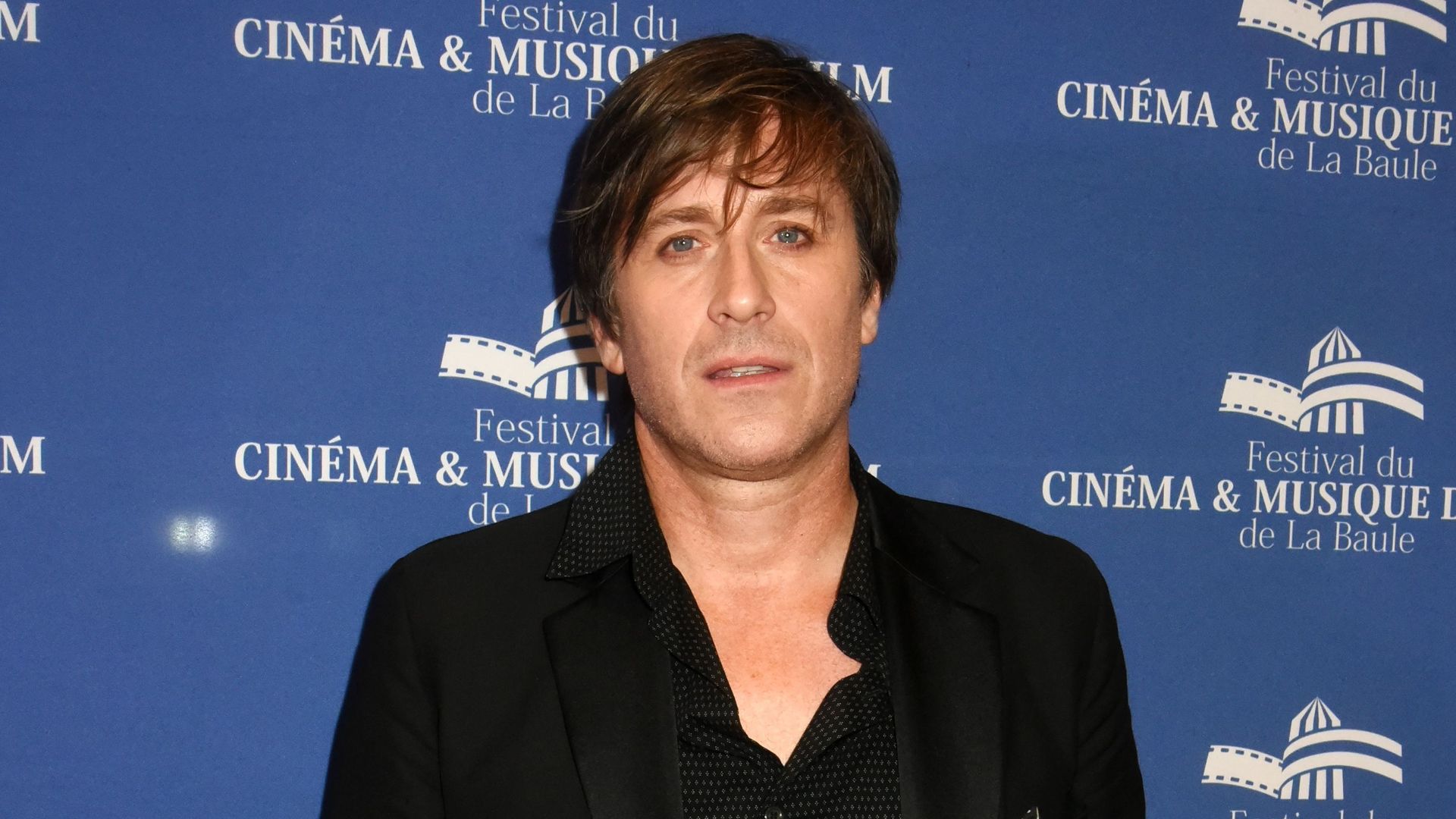 'Il n’est jamais trop tard', le nouveau titre au style gipsy de Thomas ...