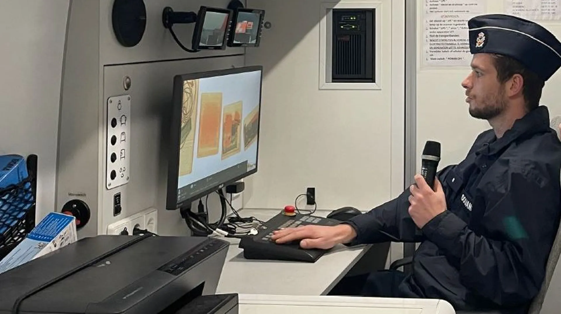 Les premiers agents de Frontex ont pris leurs fonctions à l’aéroport de ...