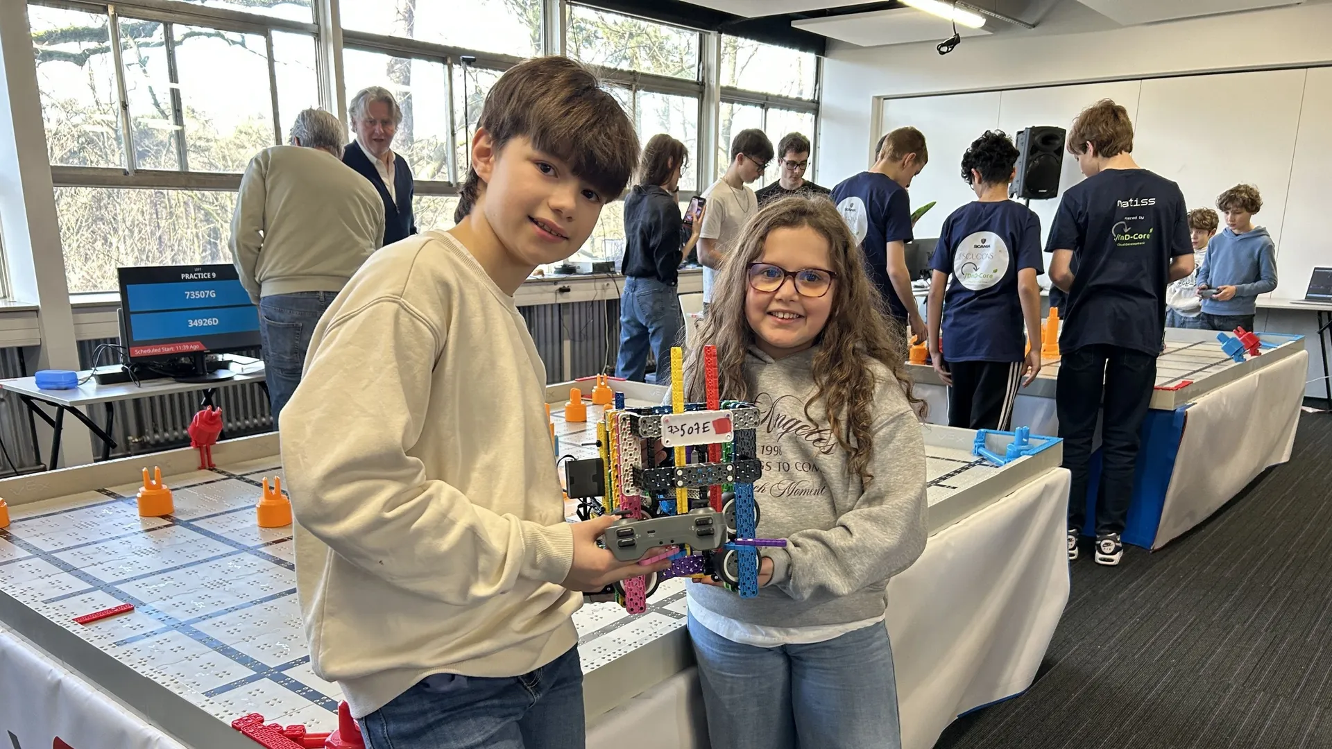Les jeunes passionnés de robotique ont aussi leurs compétitions - RTBF ...