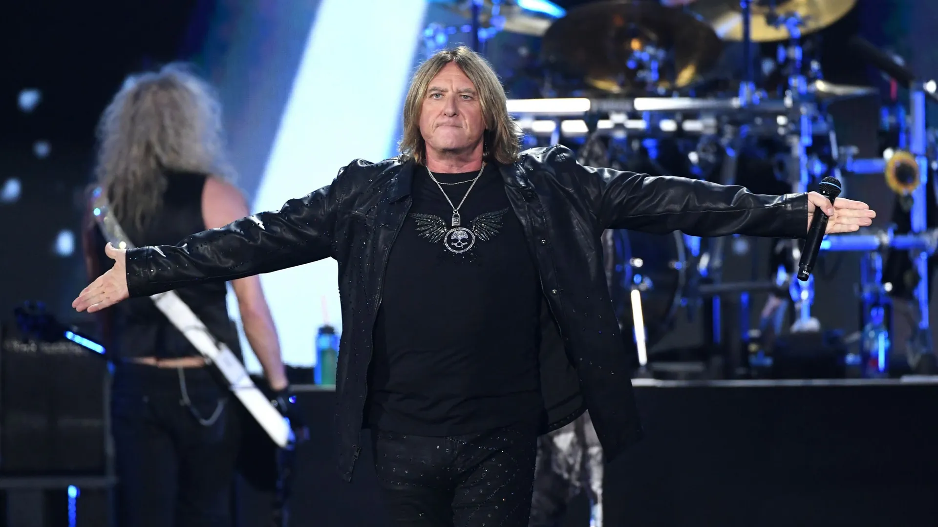 Joe Elliott, favorable à un nouveau biopic sur Def Leppard - RTBF Actus