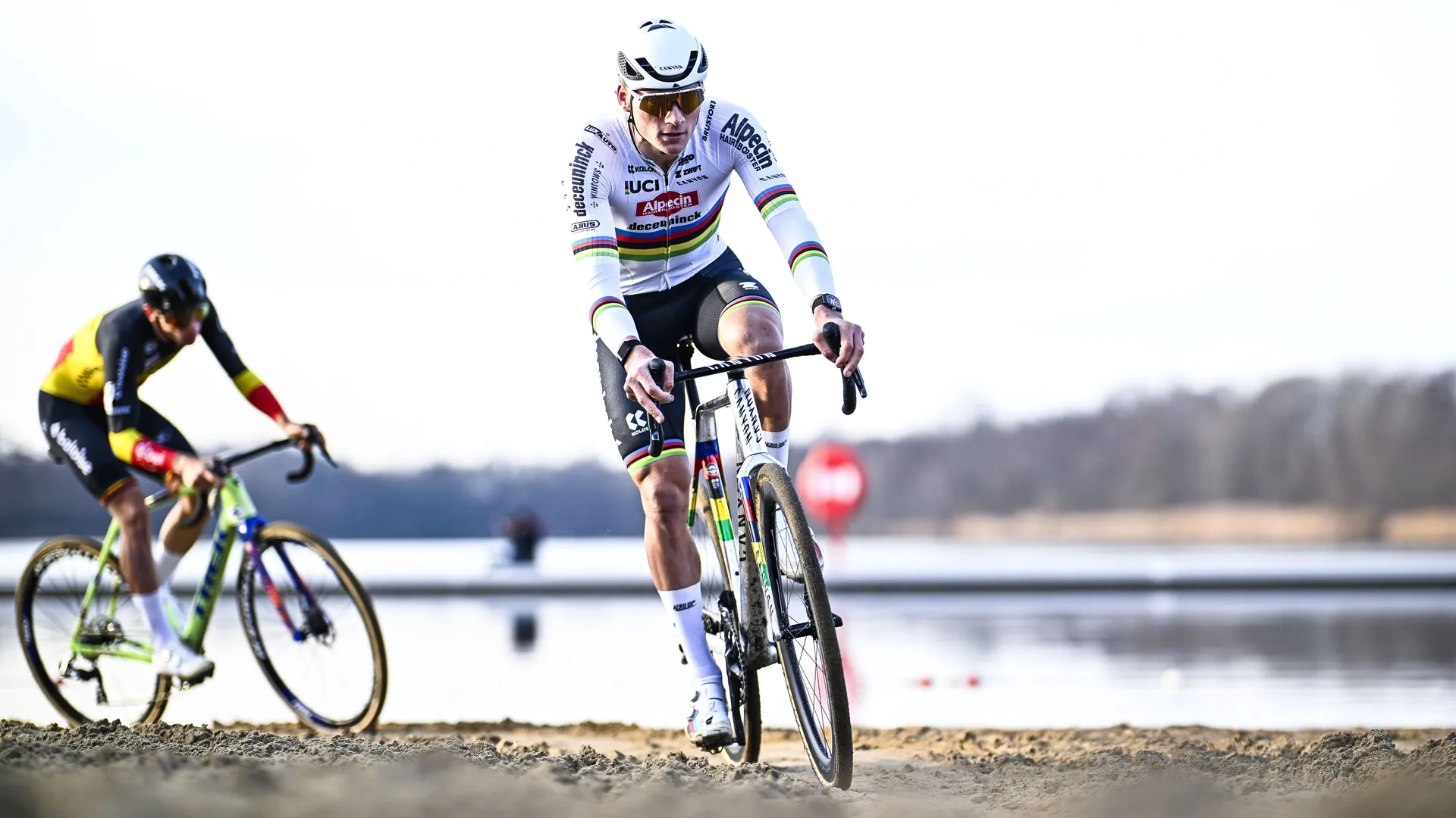 Wout van Aert déçu après sa deuxième place au sprint à Heusden-Zolder ...