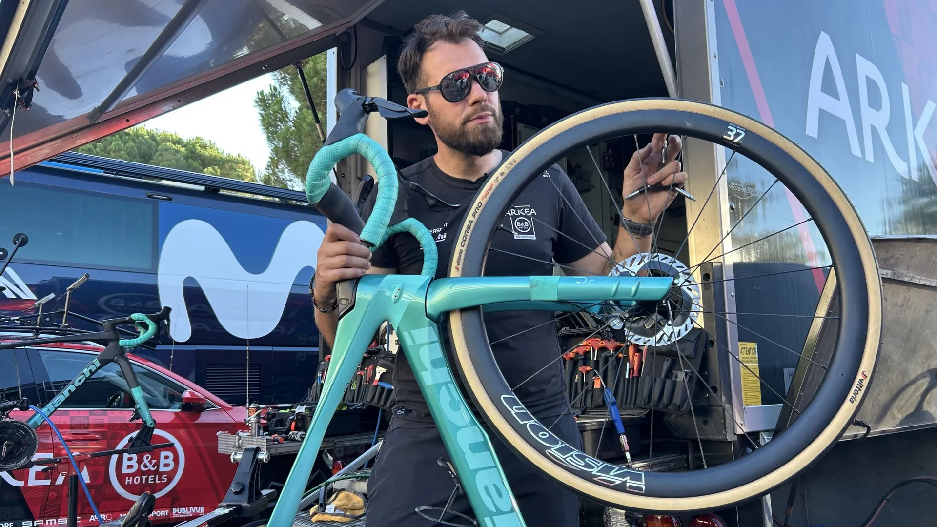 Tour de France : le vélo de chrono de Kévin Vauquelin à la loupe avec ...