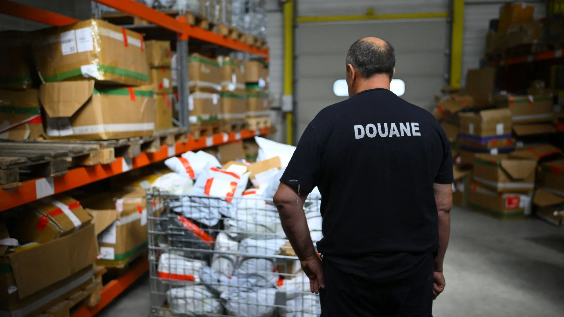 La douane voit transiter 3,8 millions de colis par jour à l’aéroport de ...