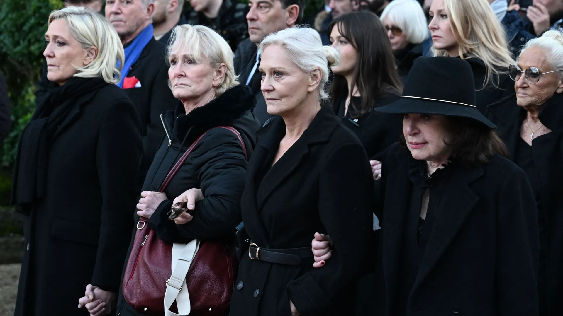 La famille Le Pen devra bien rembourser 300.000 euros dus par leur père ...