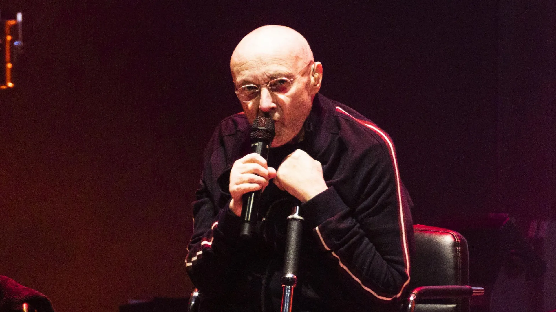 Fausse alerte pour Phil Collins : le batteur de Genesis dément des ...