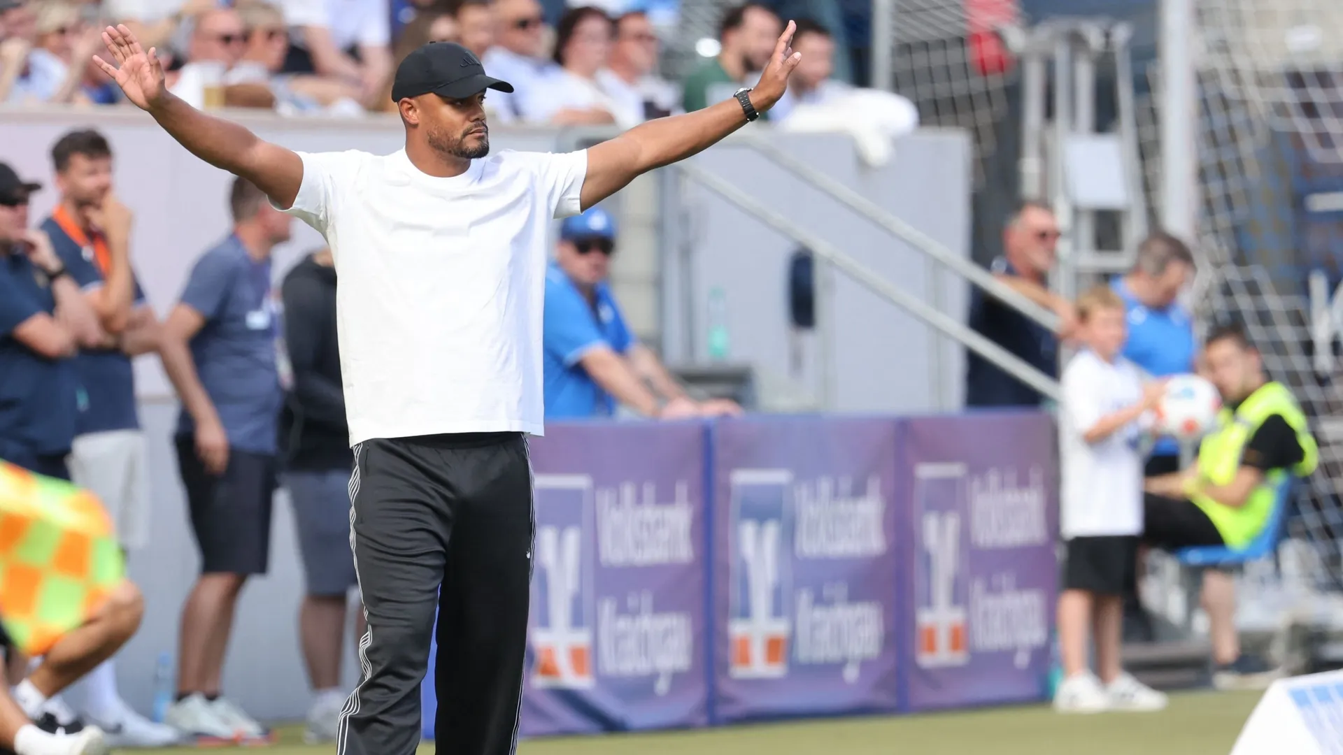 Coupe Davis : Zizou Bergs efface Jordan Thompson, la Belgique mène 2-0 ...