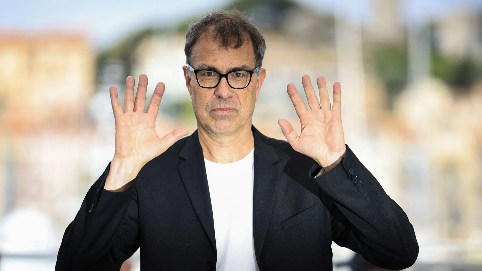 Les critiques d’Hugues Dayez : 'Dossier 137', une enquête passionnante ...