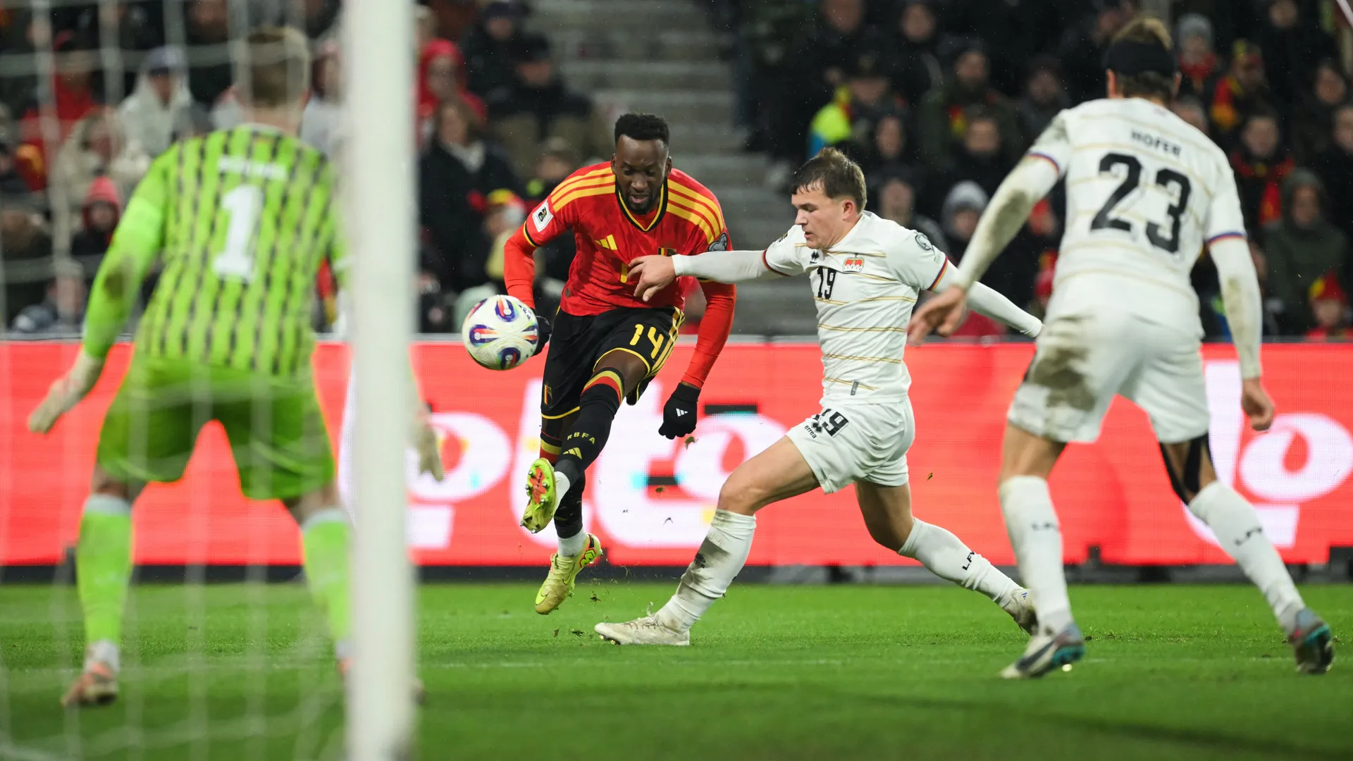 Diables Rouges : Dodi Lukebakio s'est fracturé la cheville contre le ...