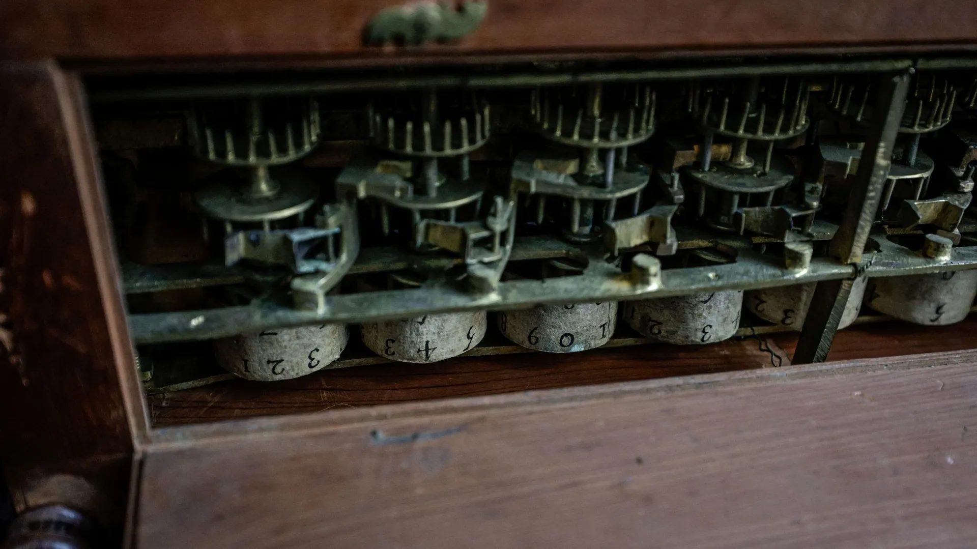 Une machine à calculer créée par Blaise Pascal mise aux enchères pour ...
