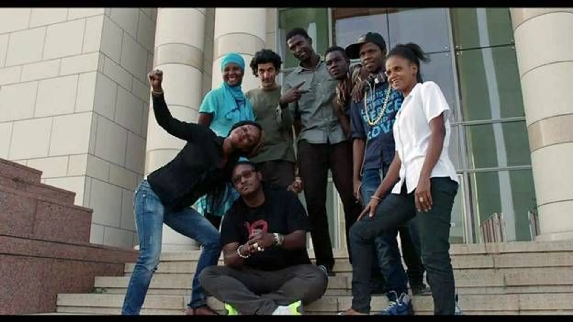 Tout le Baz'Art de Thierry Smits suivi de son doc 'En attendant Dieu ...