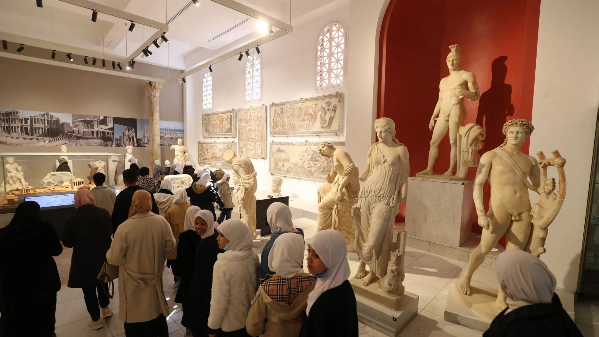 À Tripoli, le Musée national de Libye rouvre ses portes et réveille un ...