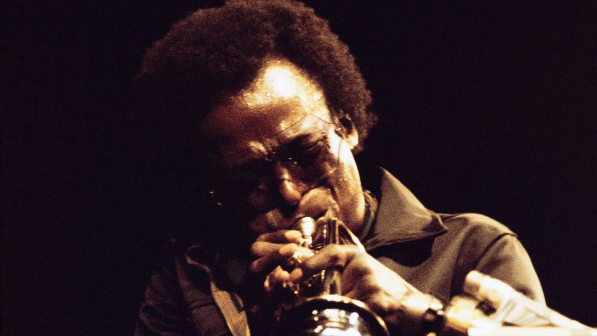 Retour sur l’album 'Jack Johnson' de Miles Davis, émergence du jazz ...