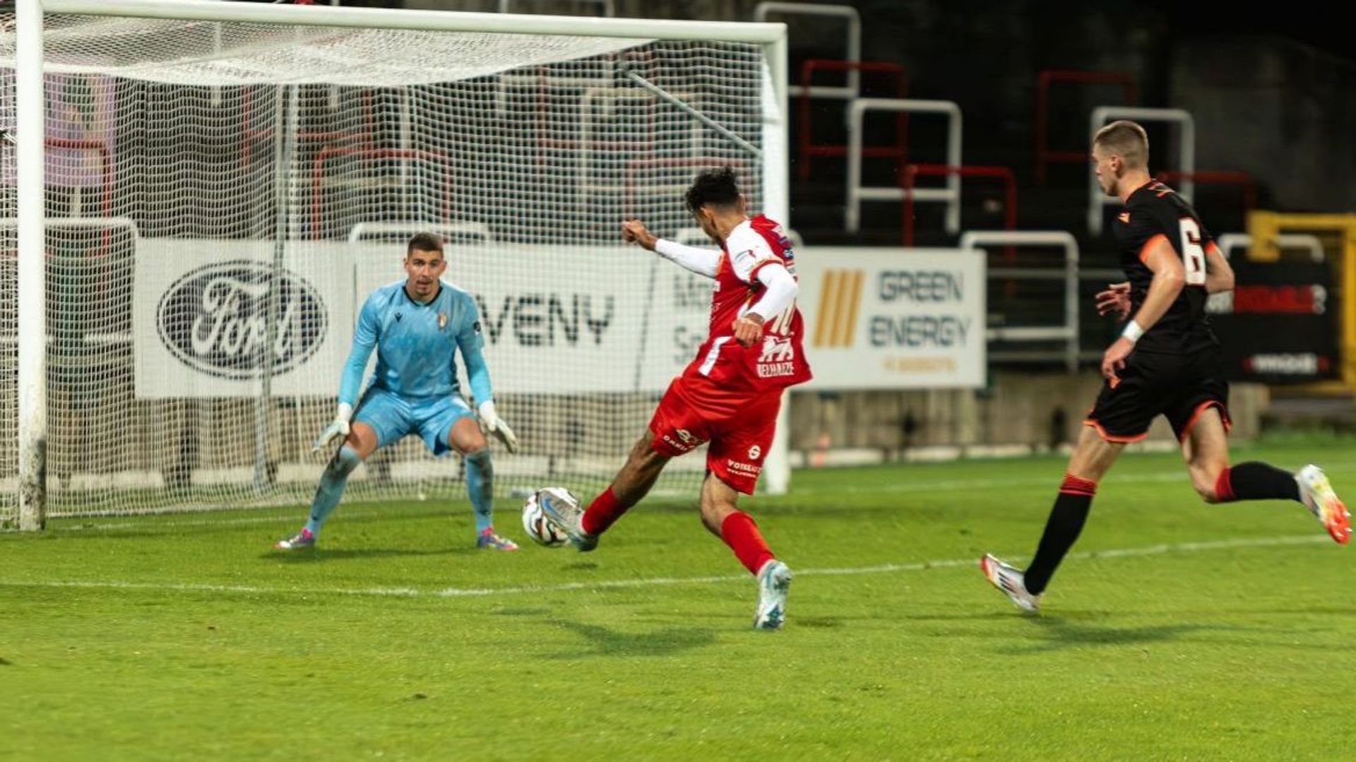 Mons : le stade de football pèse lourd dans les finances, la ville veut ...
