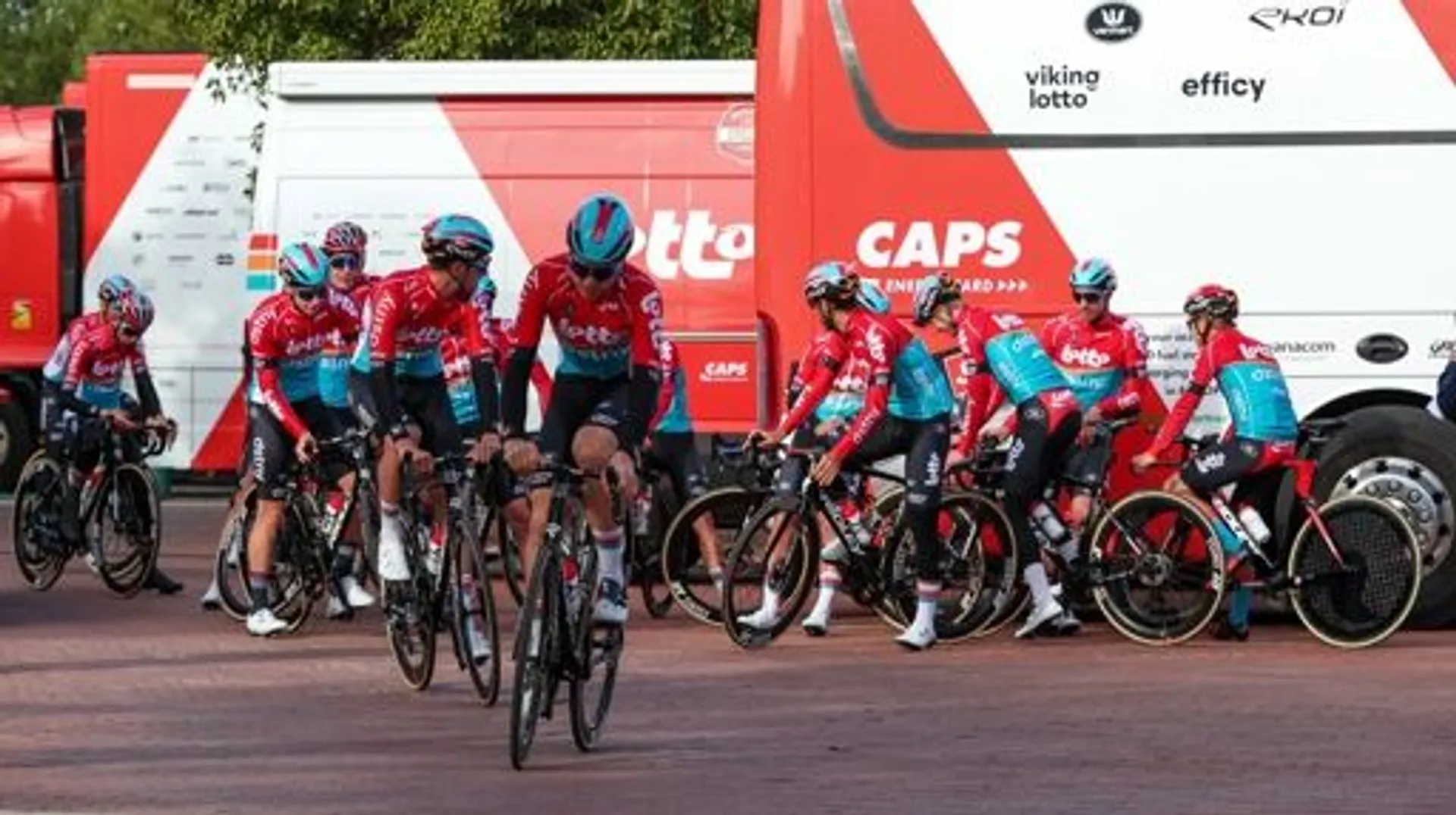On connaît nos Classiques - Wout van Aert absent des Strade Bianche ...
