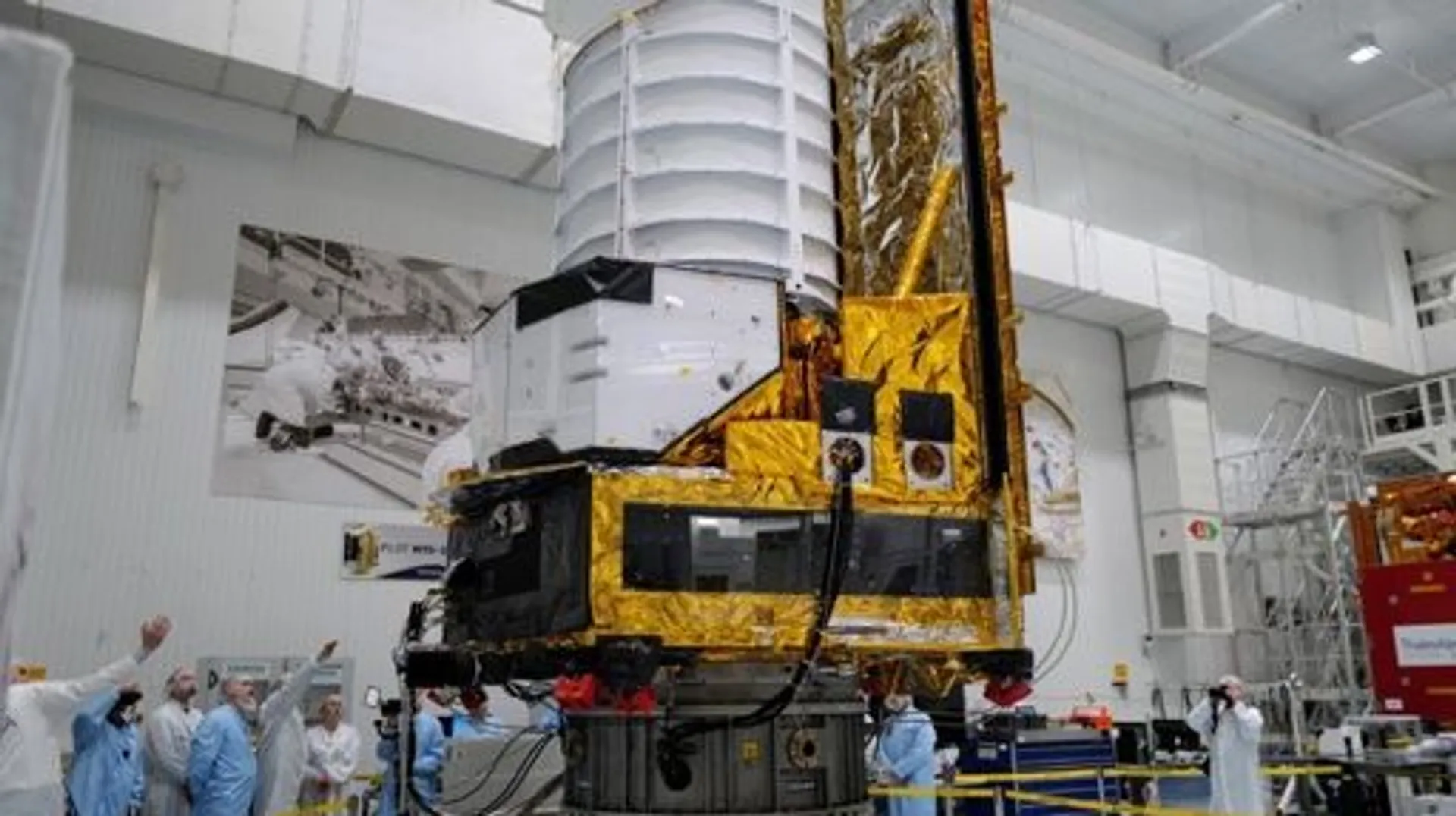 Raphaël Liégeois suit sa formation d’astronaute à l’ESA : 'On rêve tous ...