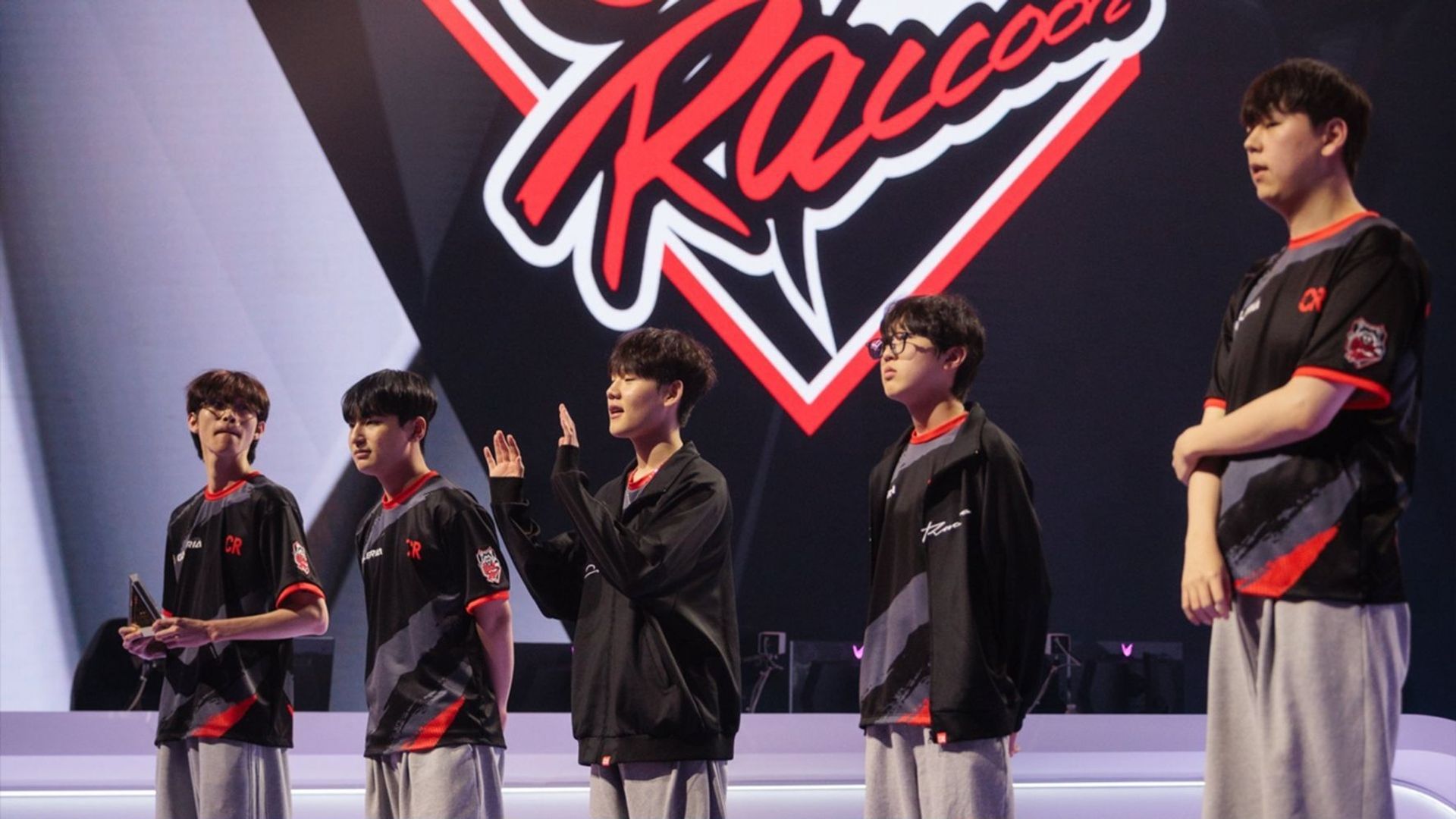 EWC : Crazy Racoon s’offre un doublé sur Overwatch et Omega Empress ...