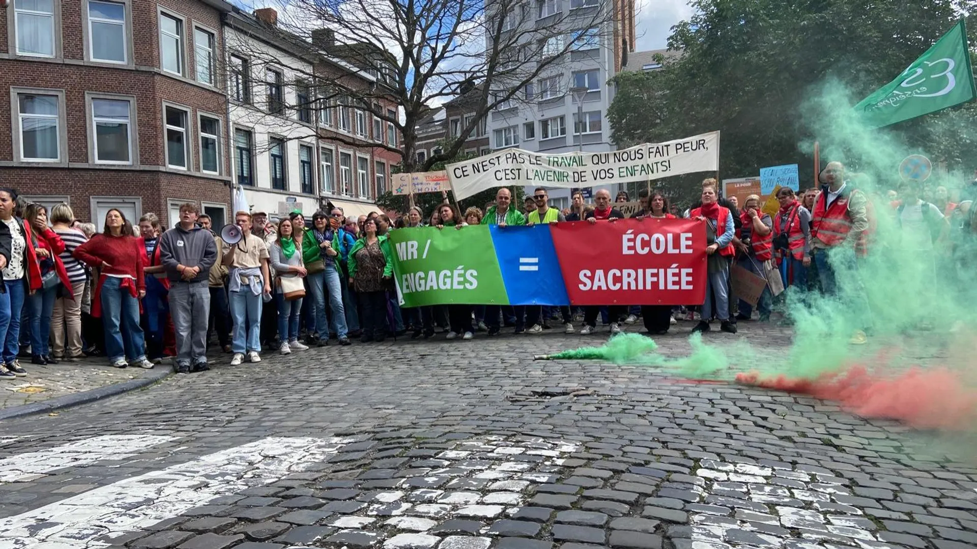 Réformes de l’enseignement : qui sont ces jeunes qui manifestent et que ...
