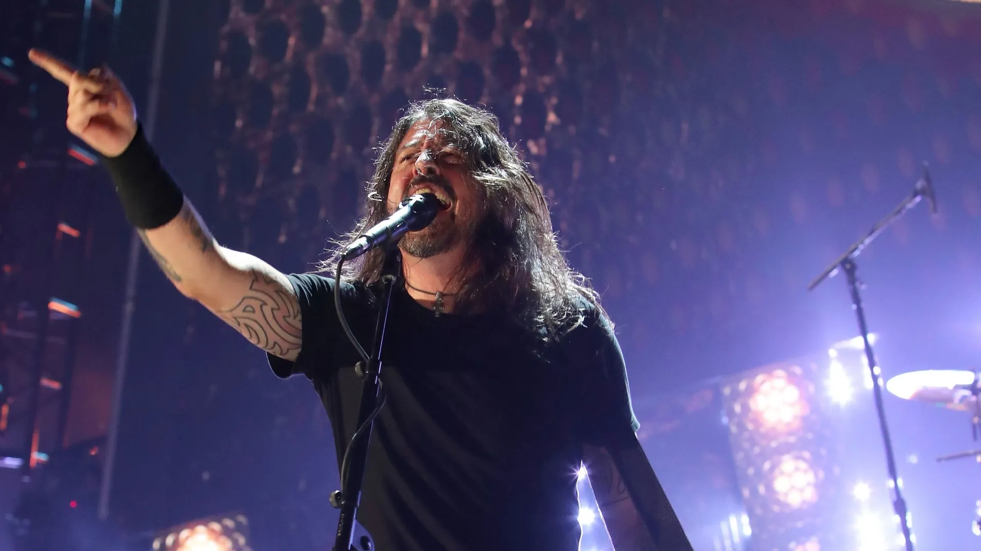 Les Foo Fighters dévoilent un nouveau single et présentent ...