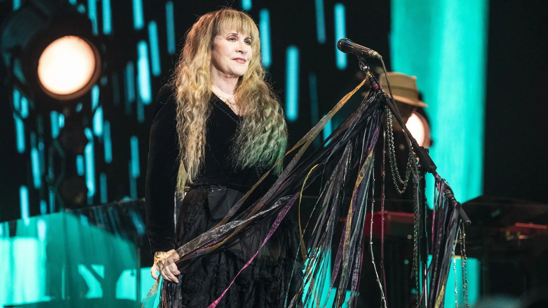 Dolly Parton révèle que son duo 'Rockstar' avec Stevie Nicks a été ...