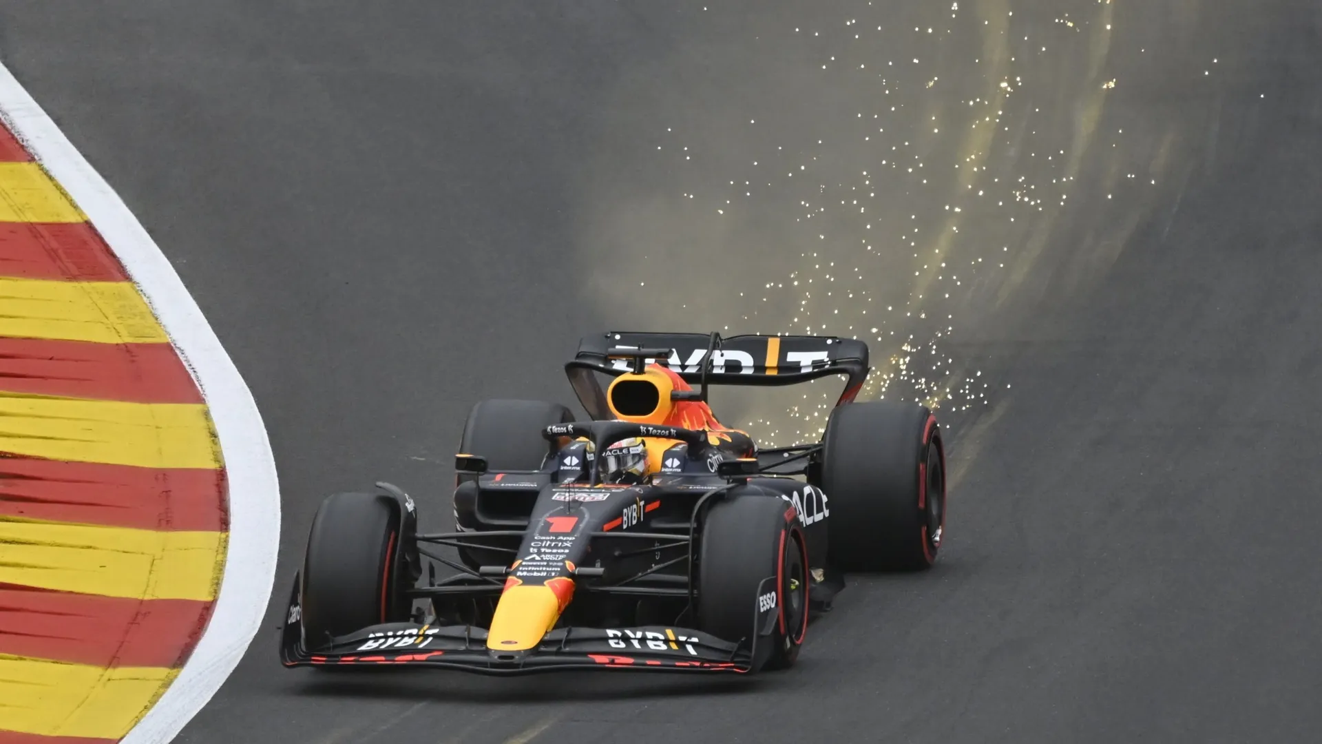 F1 Belgique : Max Verstappen empoche autoritairement la deuxième séance libre, toujours sous la ...