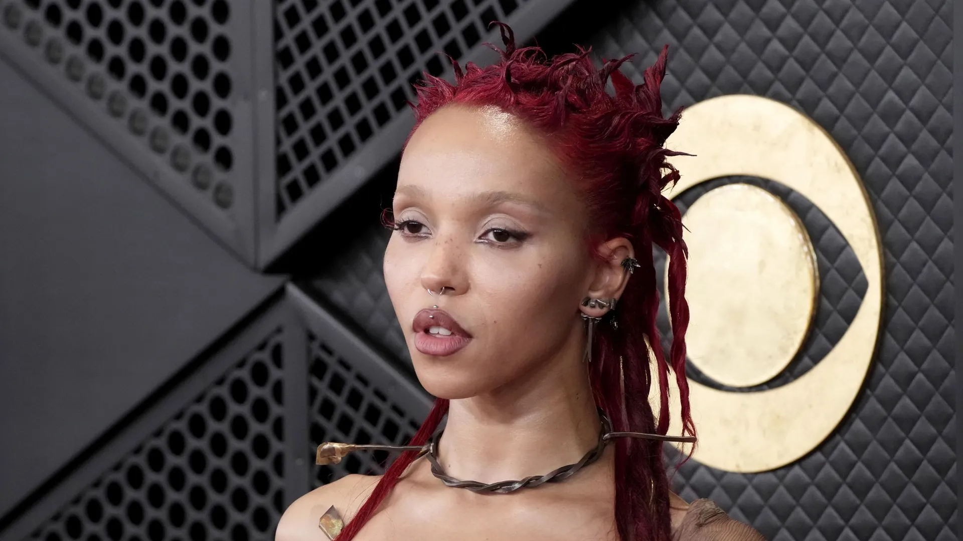 FKA Twigs poursuit en justice le groupe The Twigs pour contrefaçon de ...