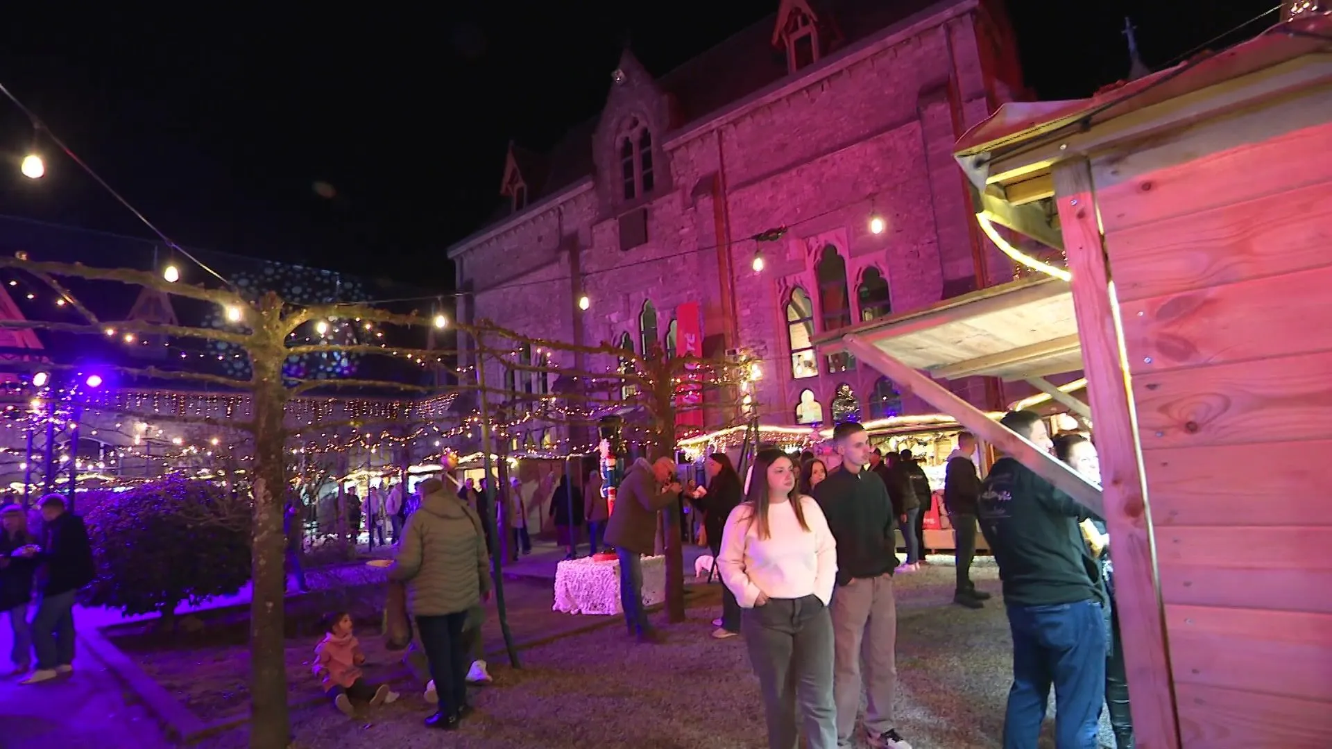 L’abbaye de Maredsous ouvre la saison des marchés de Noël - RTBF Actus