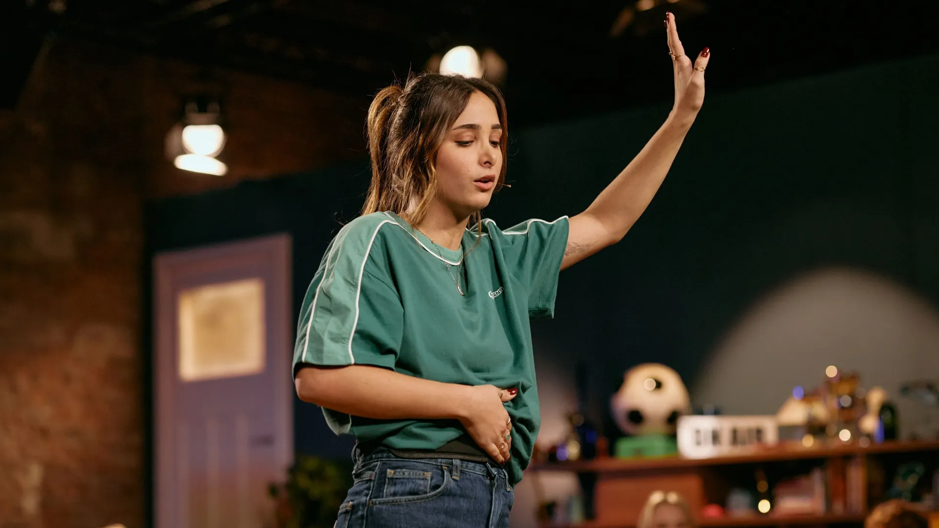 Bénin dévoile ses astuces pour survivre au froid hivernal dans 'Comme à la maison' - RTBF Actus