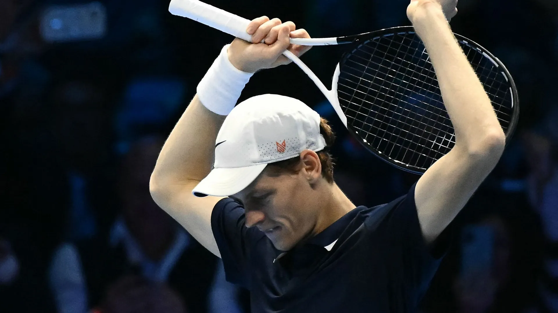 Beaucoup trop solide, Jannik Sinner devient le premier Italien vainqueur des ATP Finals - RTBF Actus