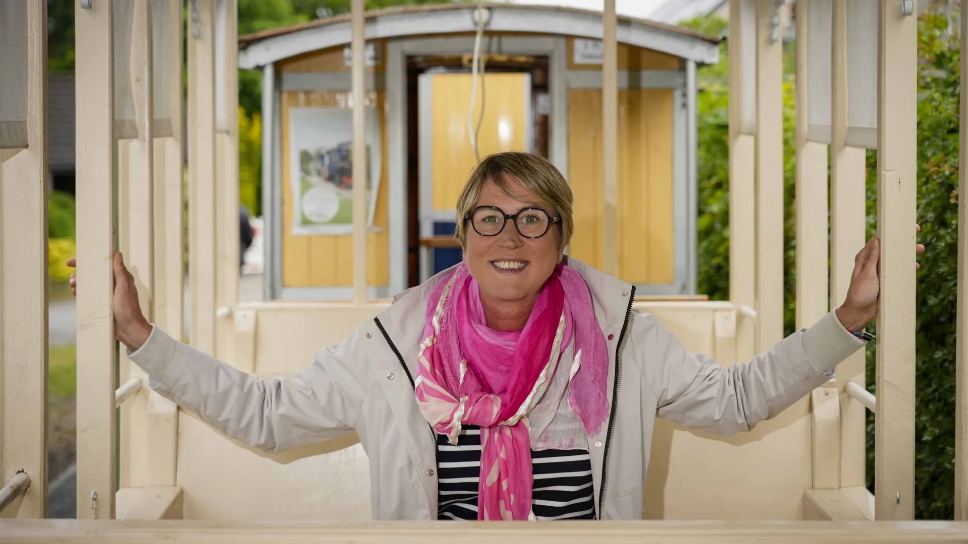 Bokep indo binal the door opened up quickly and we