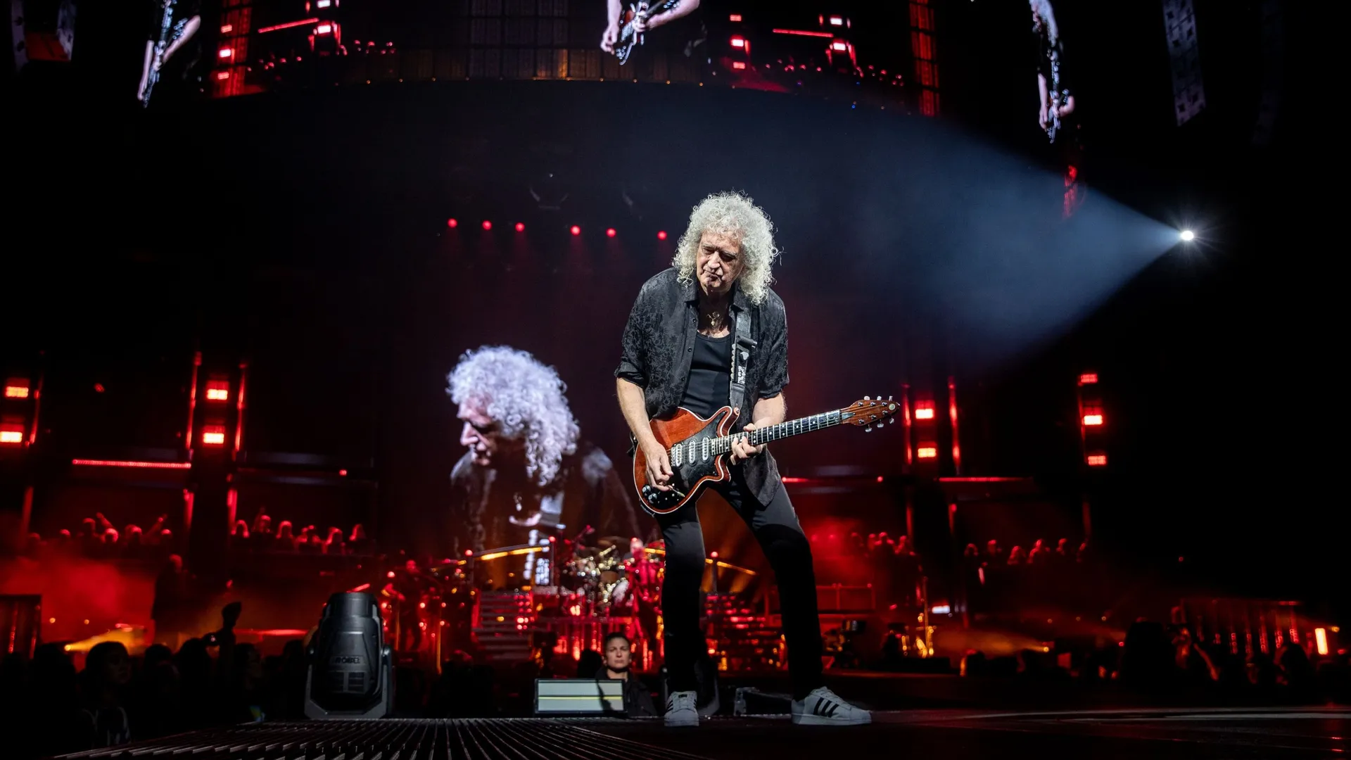 David Gilmour invite sa fille Romany au chant et à la harpe sur son ...