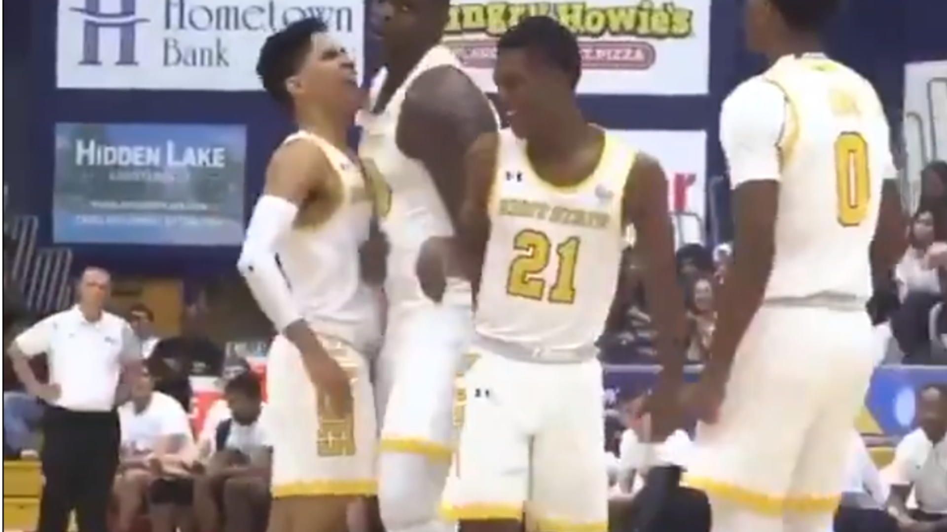 L'émouvante histoire de Kalin Bennett, premier basketteur autiste à ...