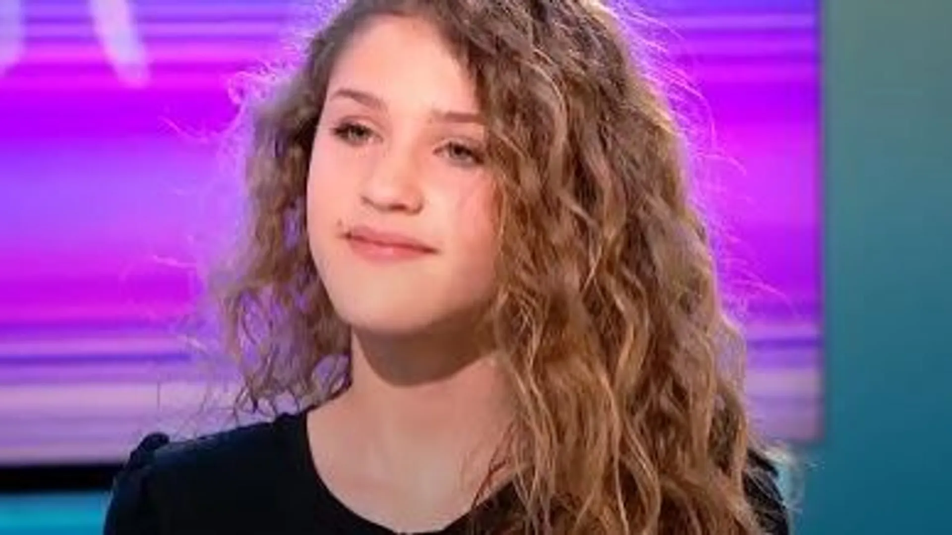 Lou, 14 ans, chanteuse et comédienne à l'avenir prometteur - RTBF Actus