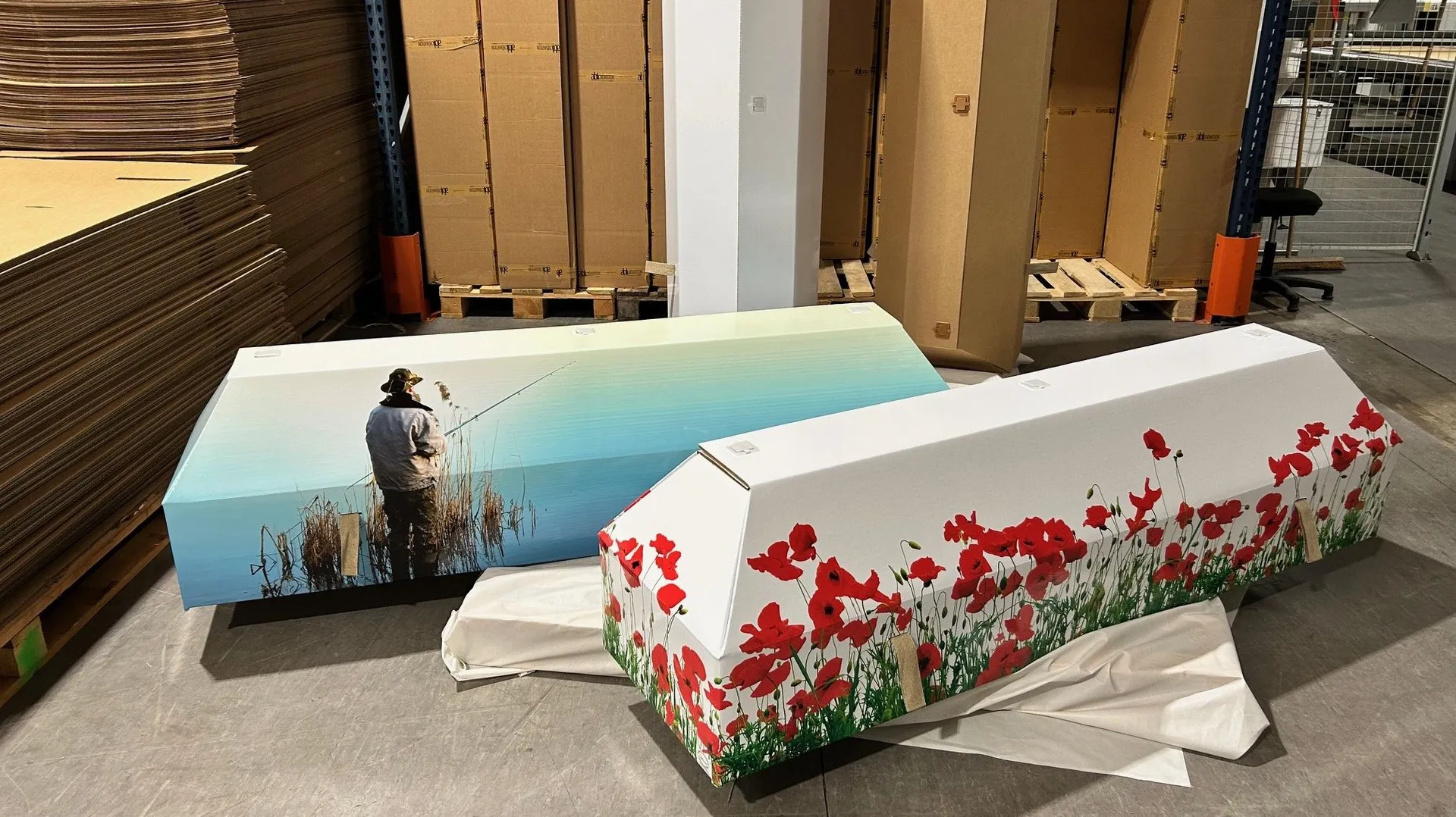 Un Namurois se lance dans les cercueils en carton - RTBF Actus