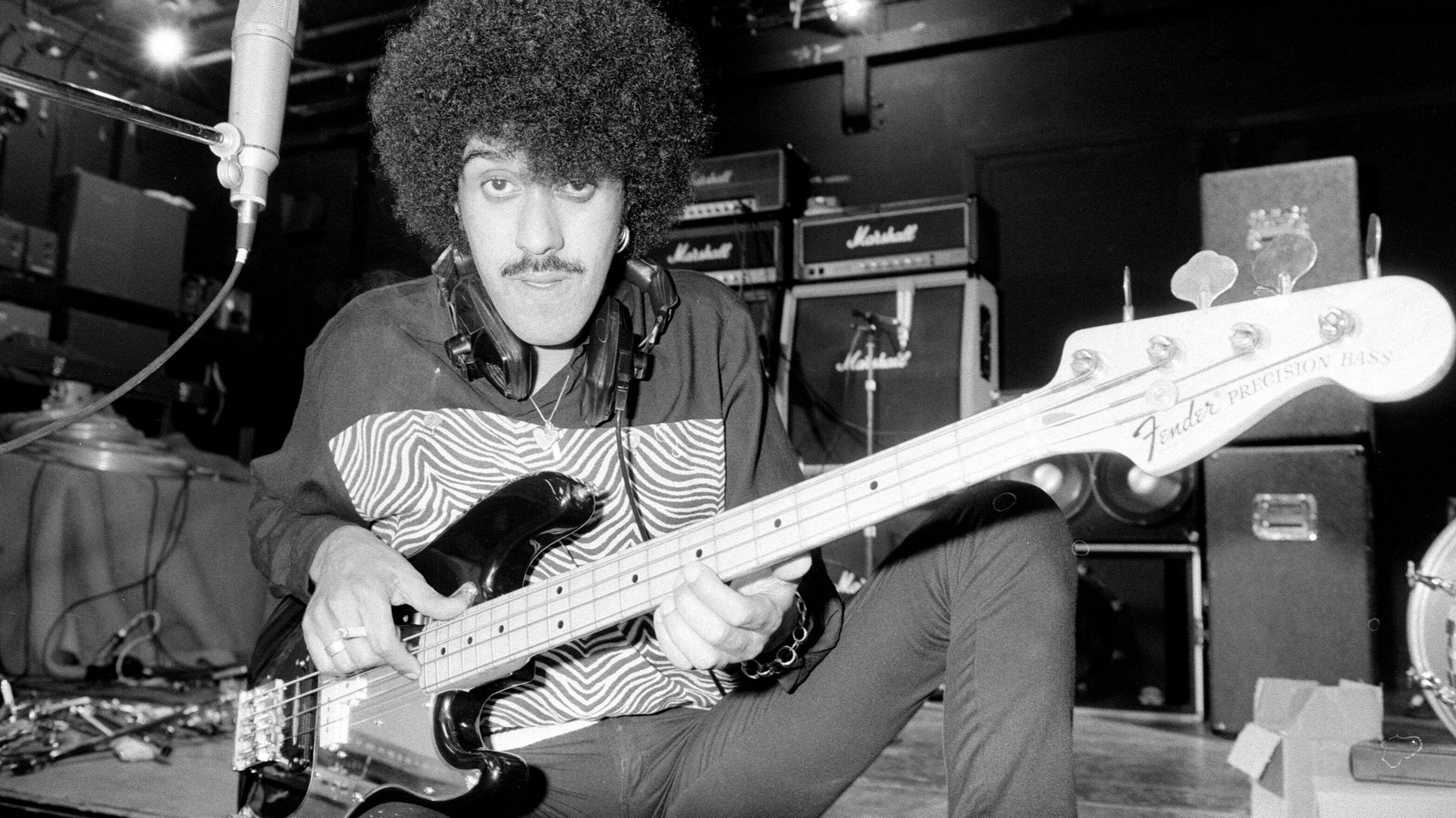 Phil Lynott, le leader de Thin Lizzy malheureusement rattrapé à 36 ans ...