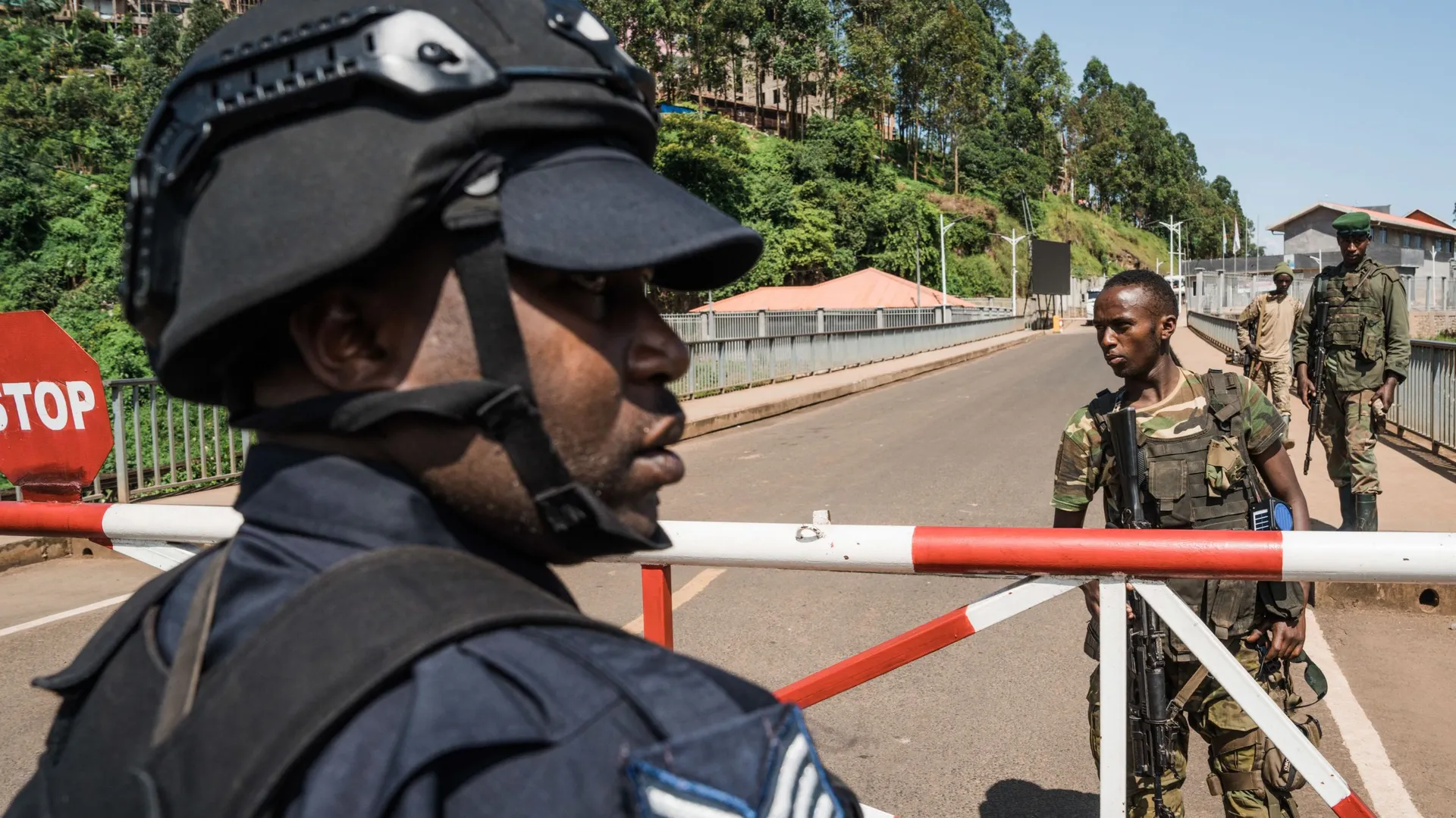Violences dans l'est de la RDC : Kinshasa et le M23 signent une feuille ...