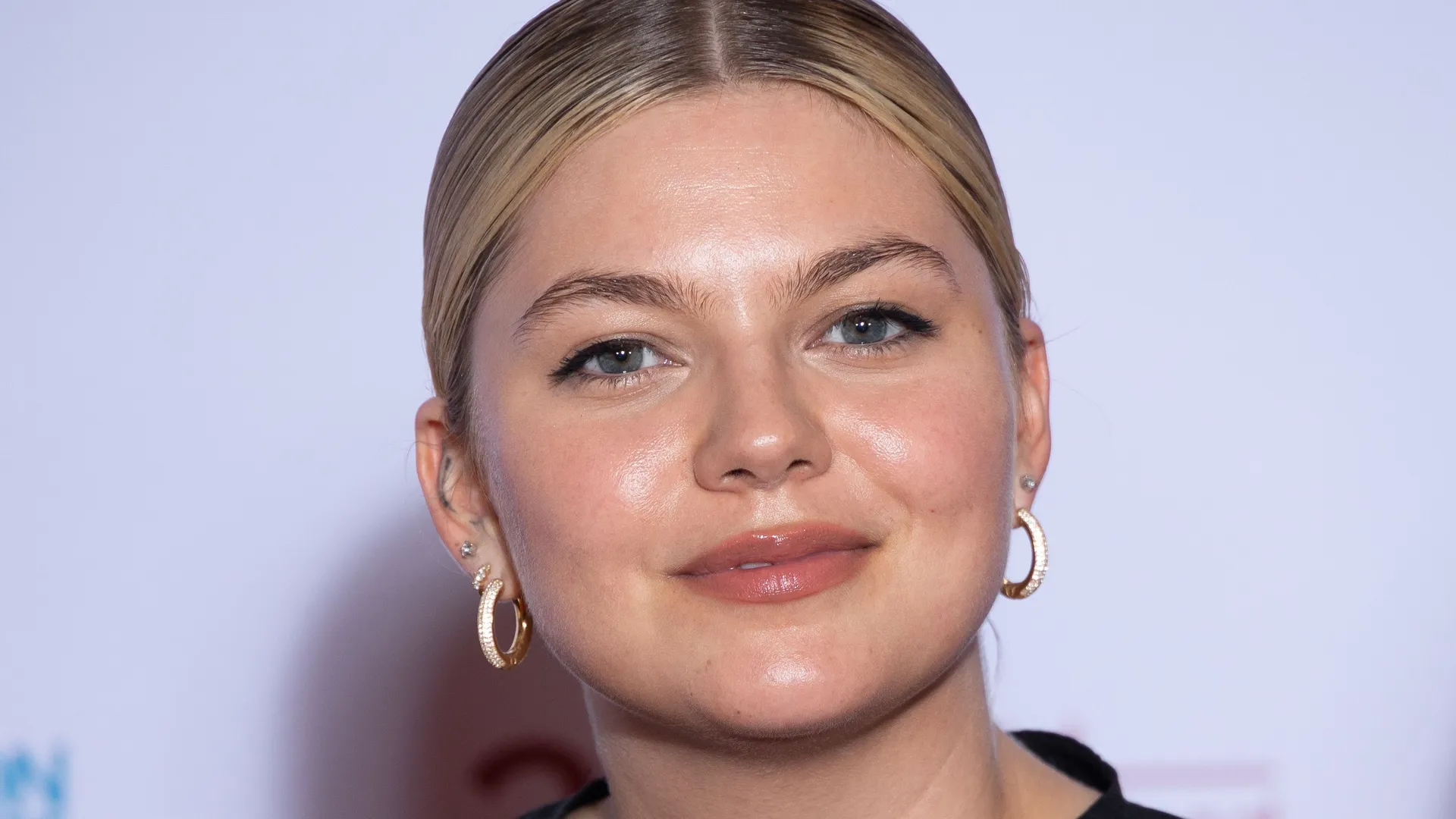 'Maman' : Louane fait participer sa fille sur le titre avec lequel elle représentera la France à ...
