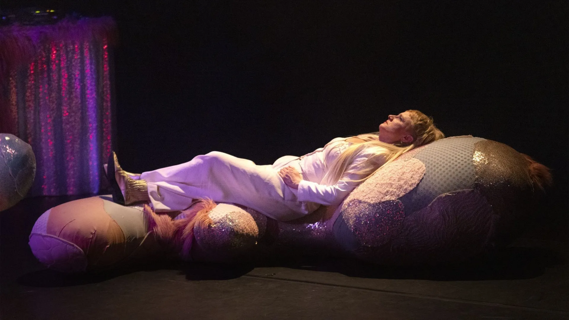 'Buddy Body ': quand les corps se cherchent au Théâtre Le Rideau - RTBF ...