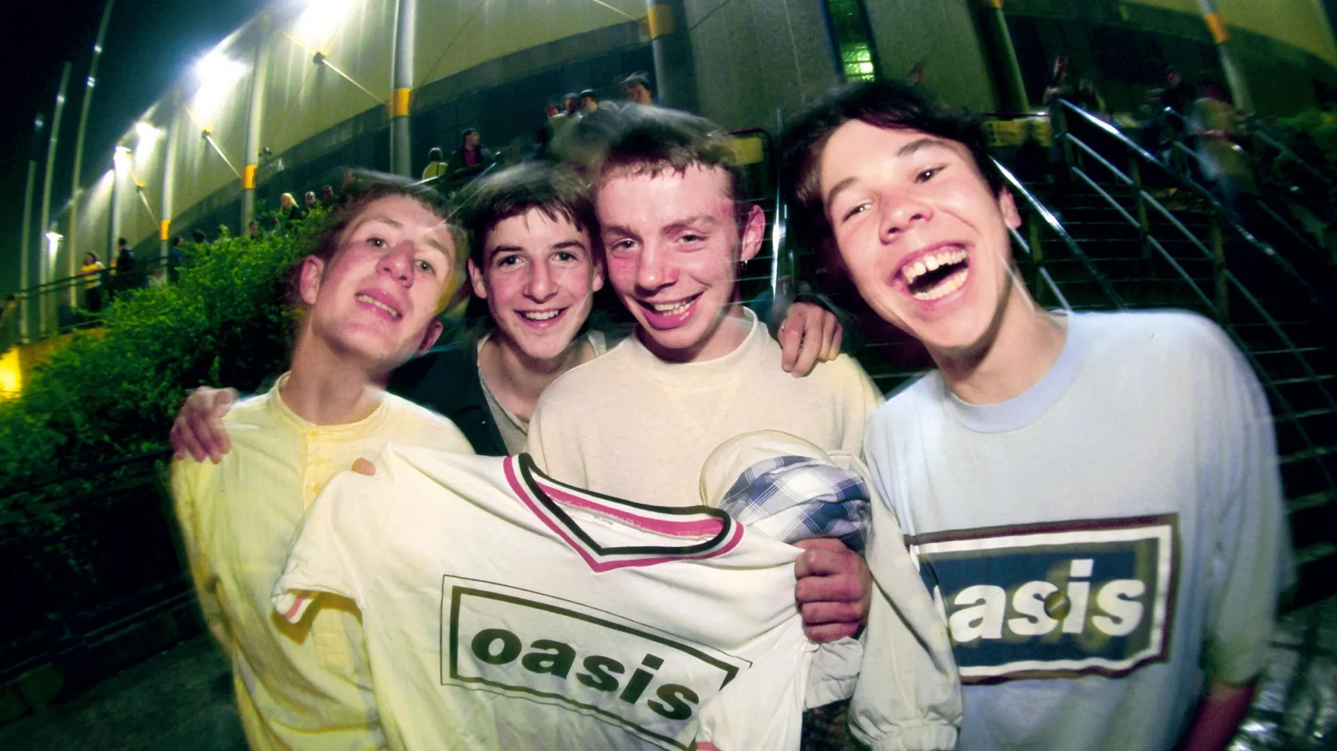 C’est quoi cette obsession de la Gen Z pour le groupe Oasis ? - RTBF Actus