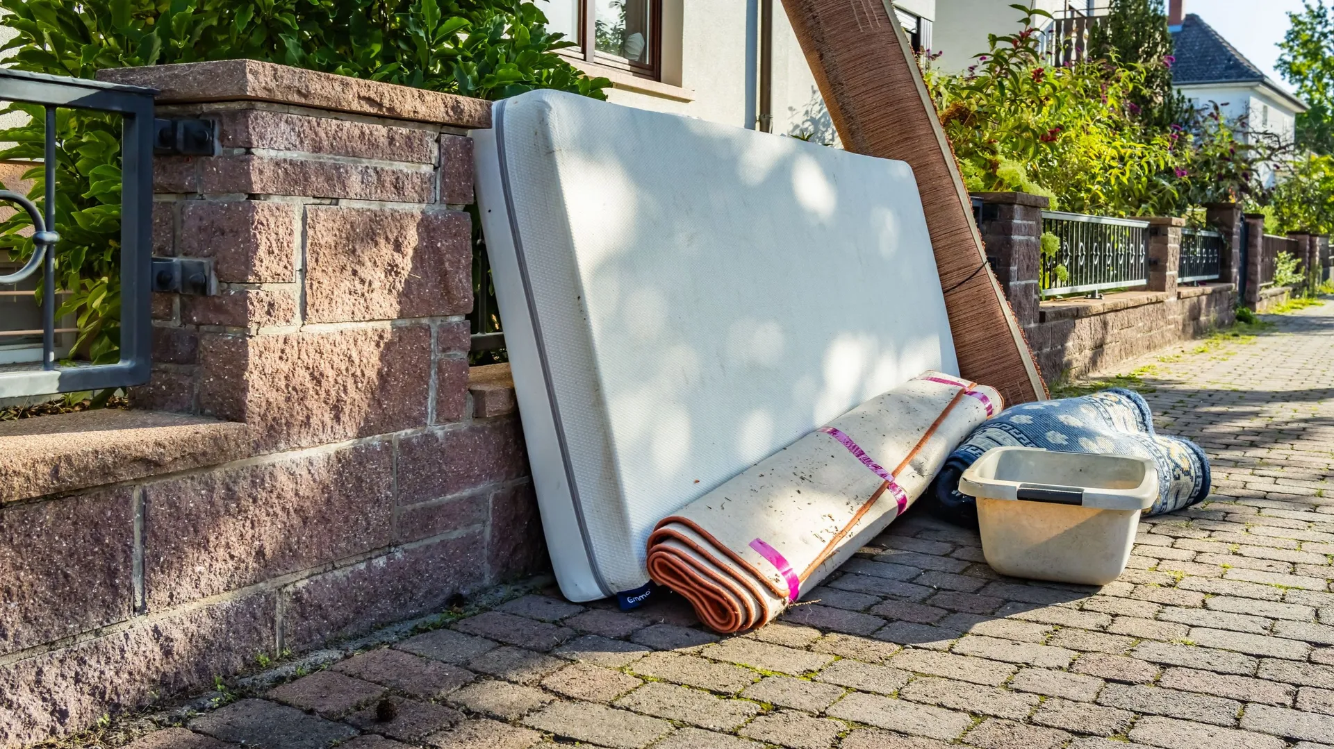 La ville de Liège va mettre fin au ramassage des encombrants dès 2026 ...