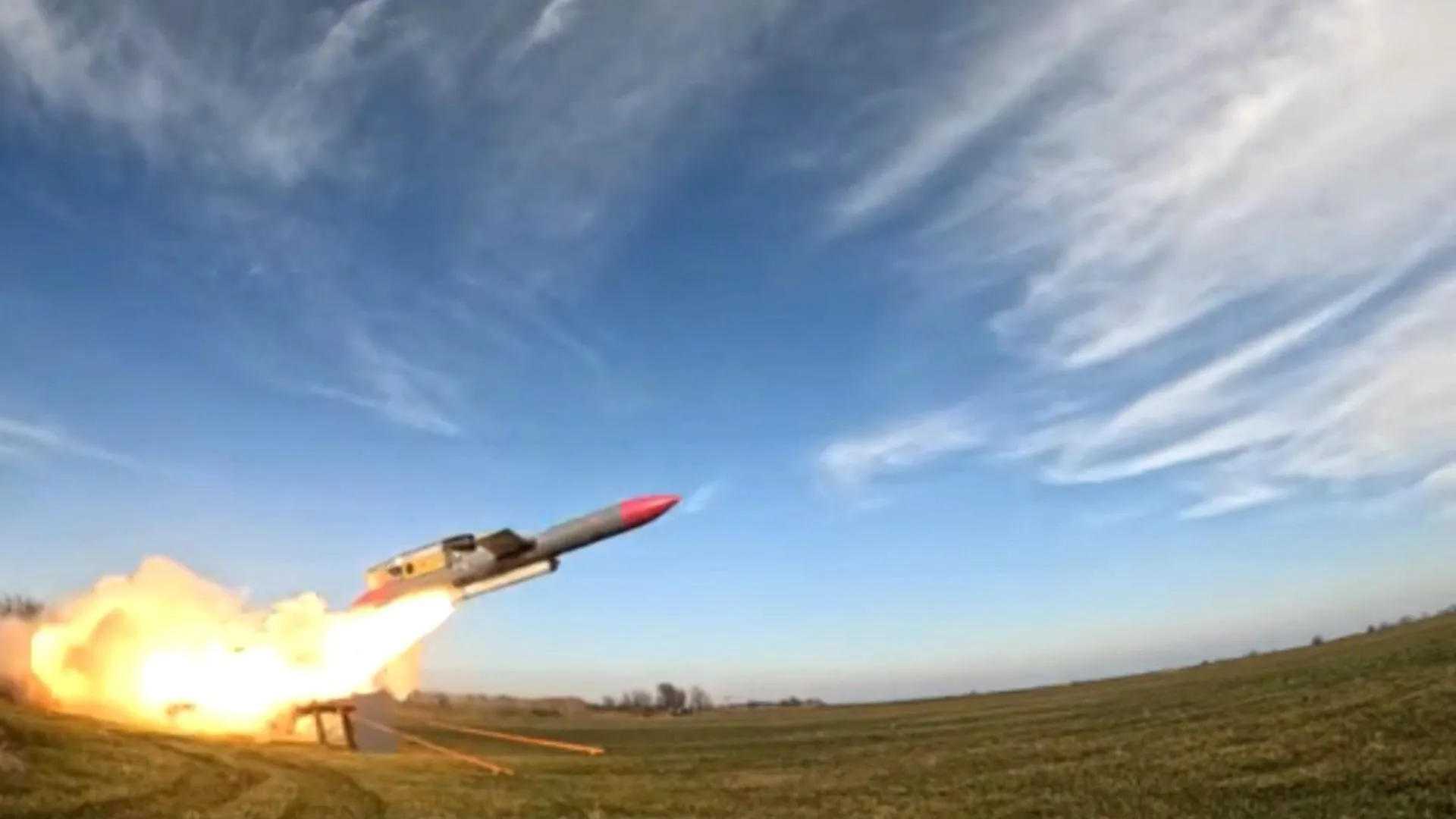 Guerre en Ukraine : Kiev lance le missile Flamingo, sa nouvelle stratégie face à Moscou - RTBF Actus