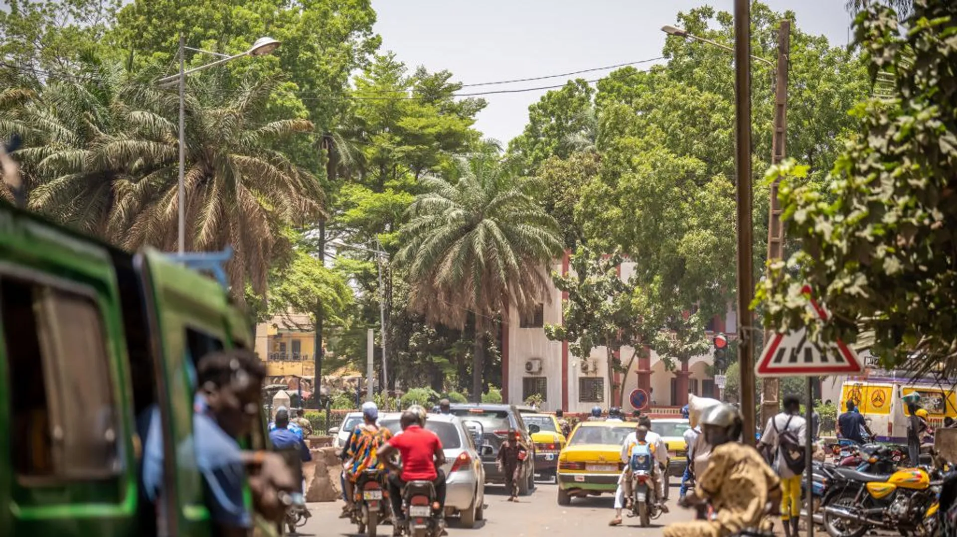 Les Maliens ont approuvé le projet de nouvelle Constitution avec 97% ...