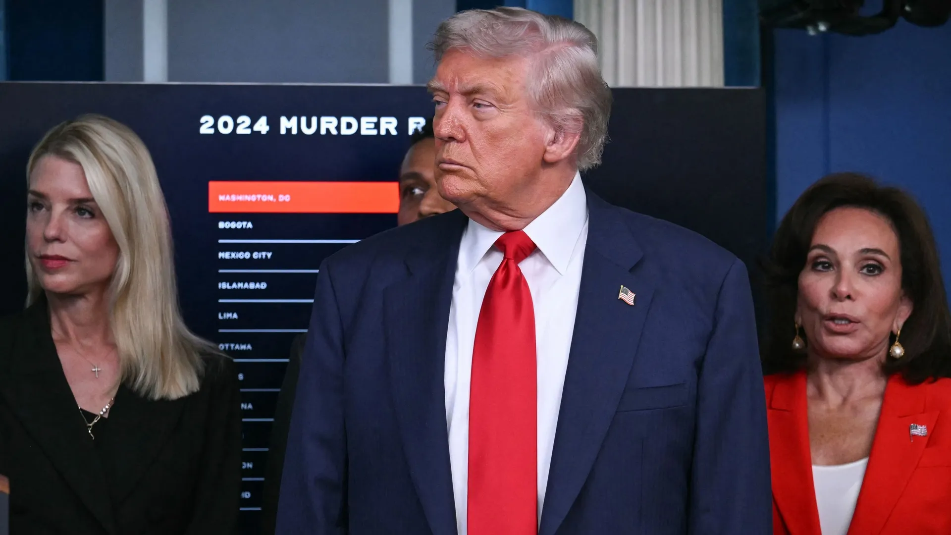 États-Unis : Donald Trump affirme vouloir requérir la peine de mort pour tout meurtre à ...