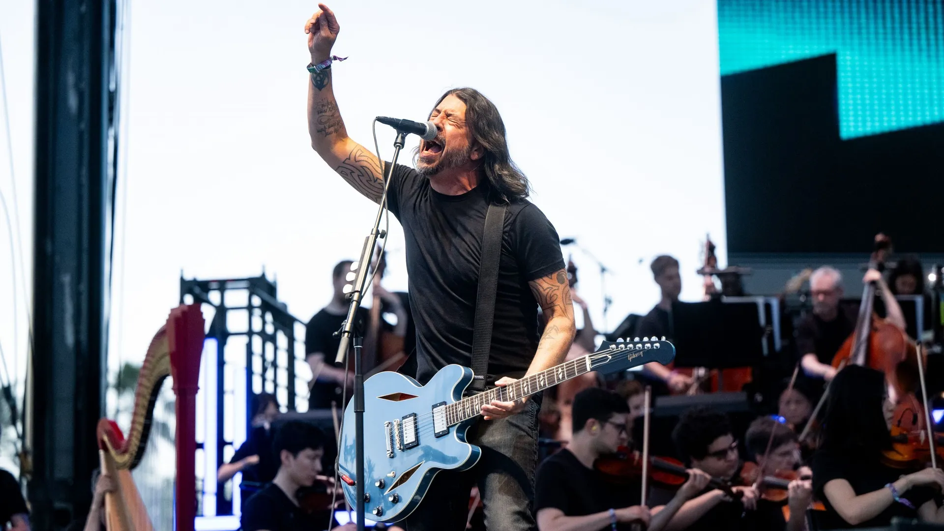 Violet Grohl, la fille de Dave Grohl, dévoile “What’s Heaven Without ...