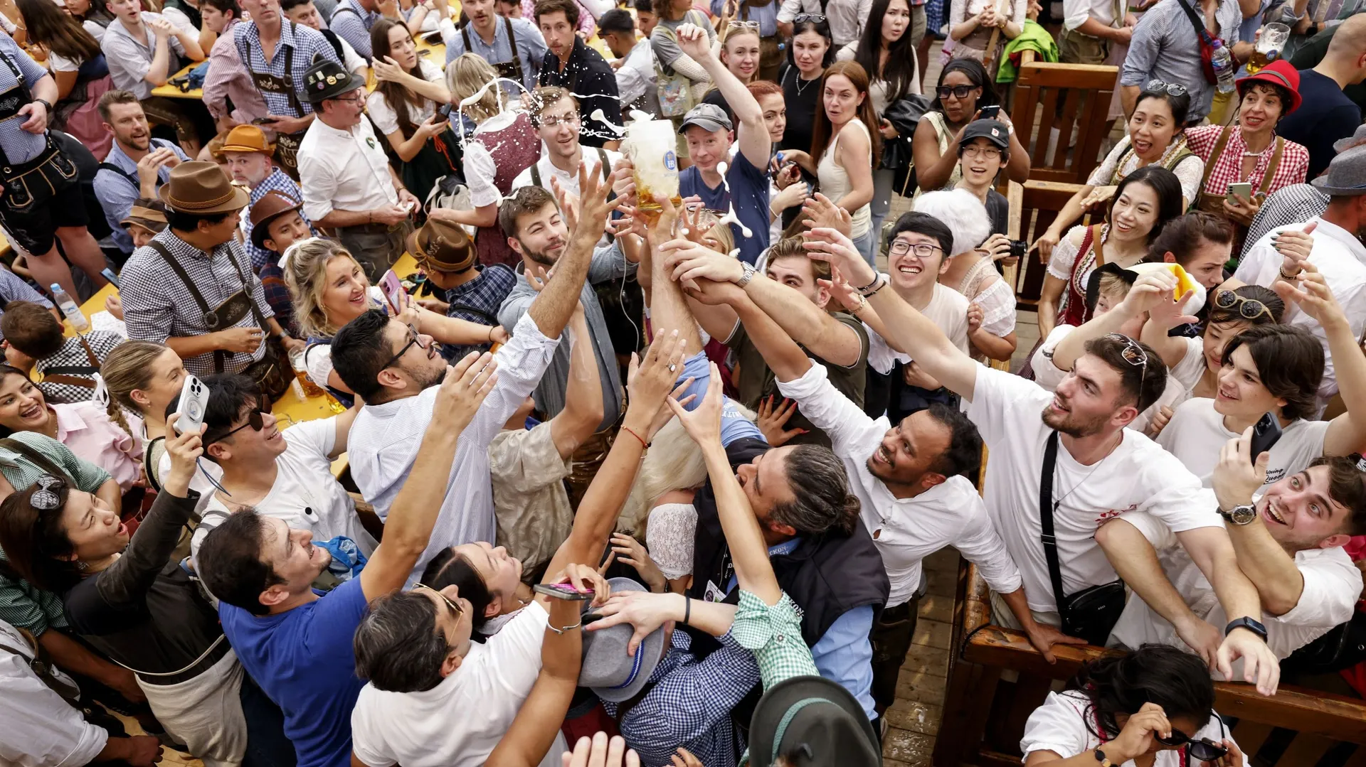 Lancement de la 190e édition de l’Oktoberfest à Munich : une tradition née en 1810 qui attire ...