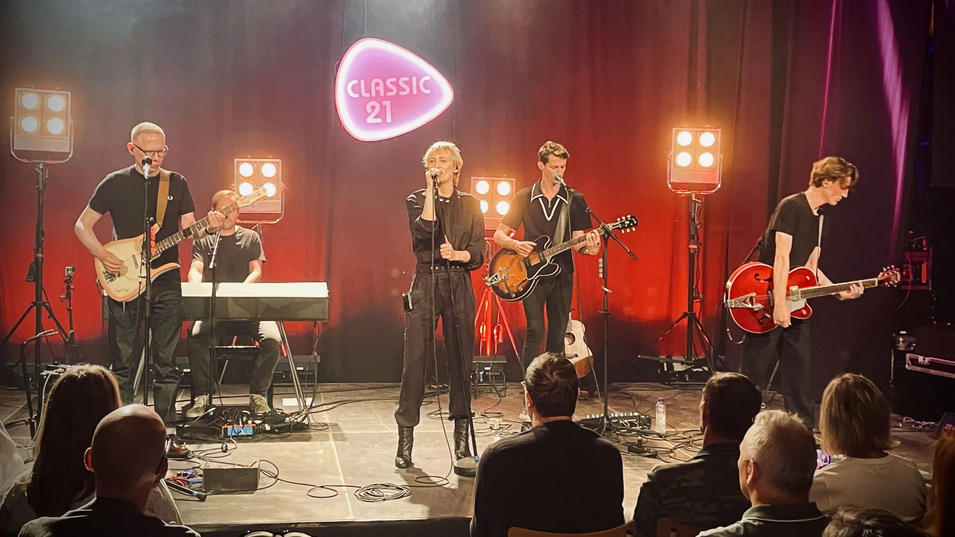Hooverphonic et Geike Arnaert se séparent après cinq années de ...