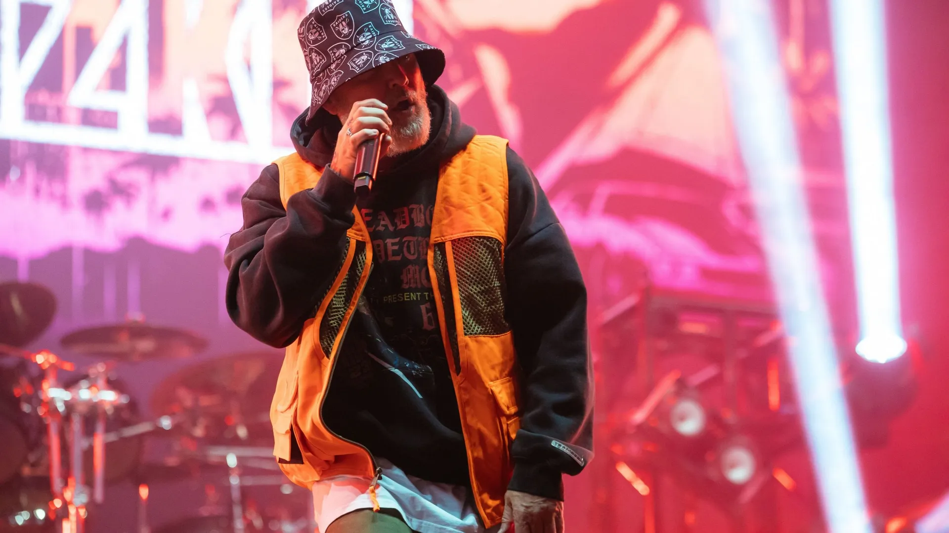 Limp Bizkit fait allusion à David Bowie et Chester Bennington dans son ...